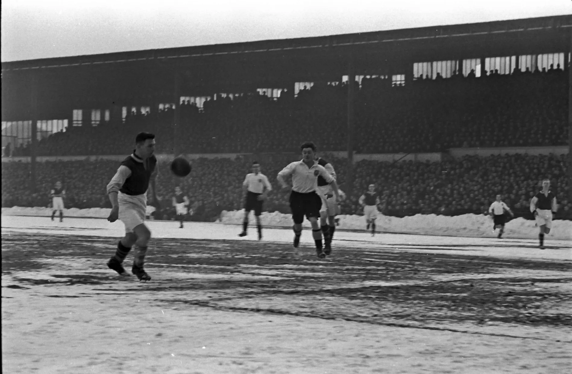 Luton Town FC vs Burnley (8th Feb 1947) | Hatters Heritage | A History ...