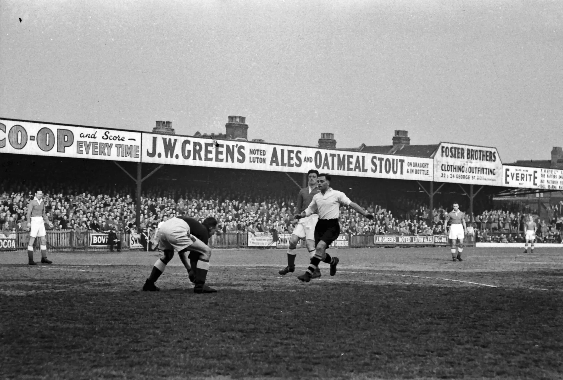 Luton Town FC vs Barnsley (14th Apr 1948) | Hatters Heritage | A ...