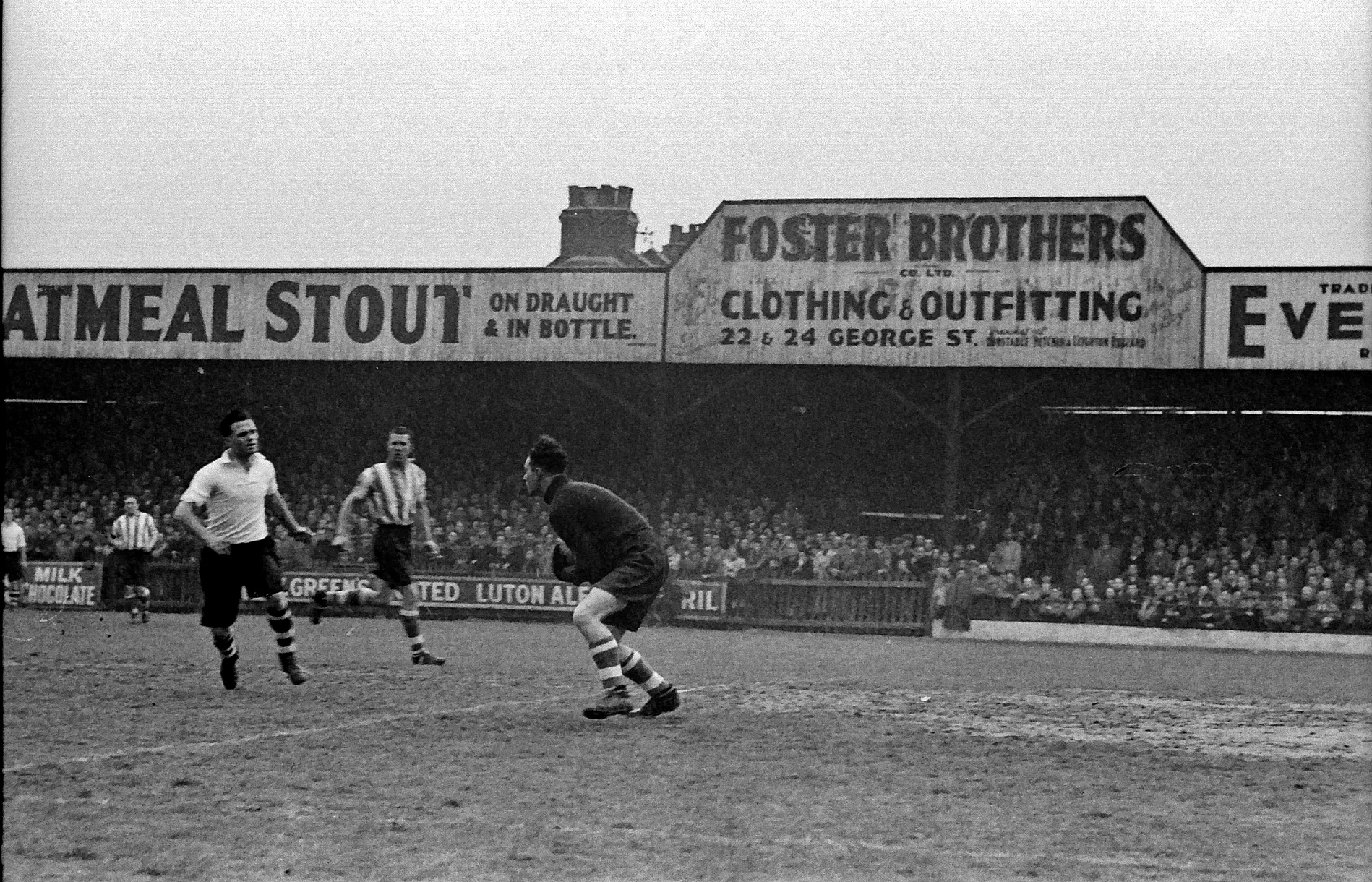 Luton Town FC vs Southampton (17th Apr 1948) | Hatters Heritage | A ...