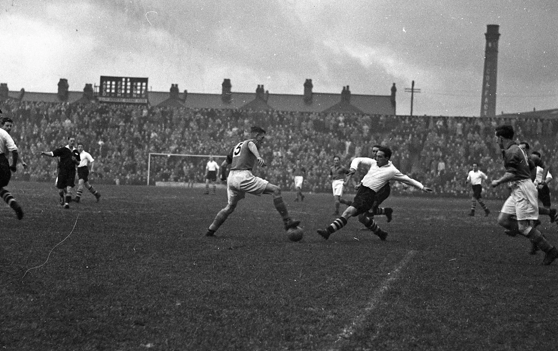 Luton Town FC vs Leeds United (1st Jan 1949) | Hatters Heritage | A ...