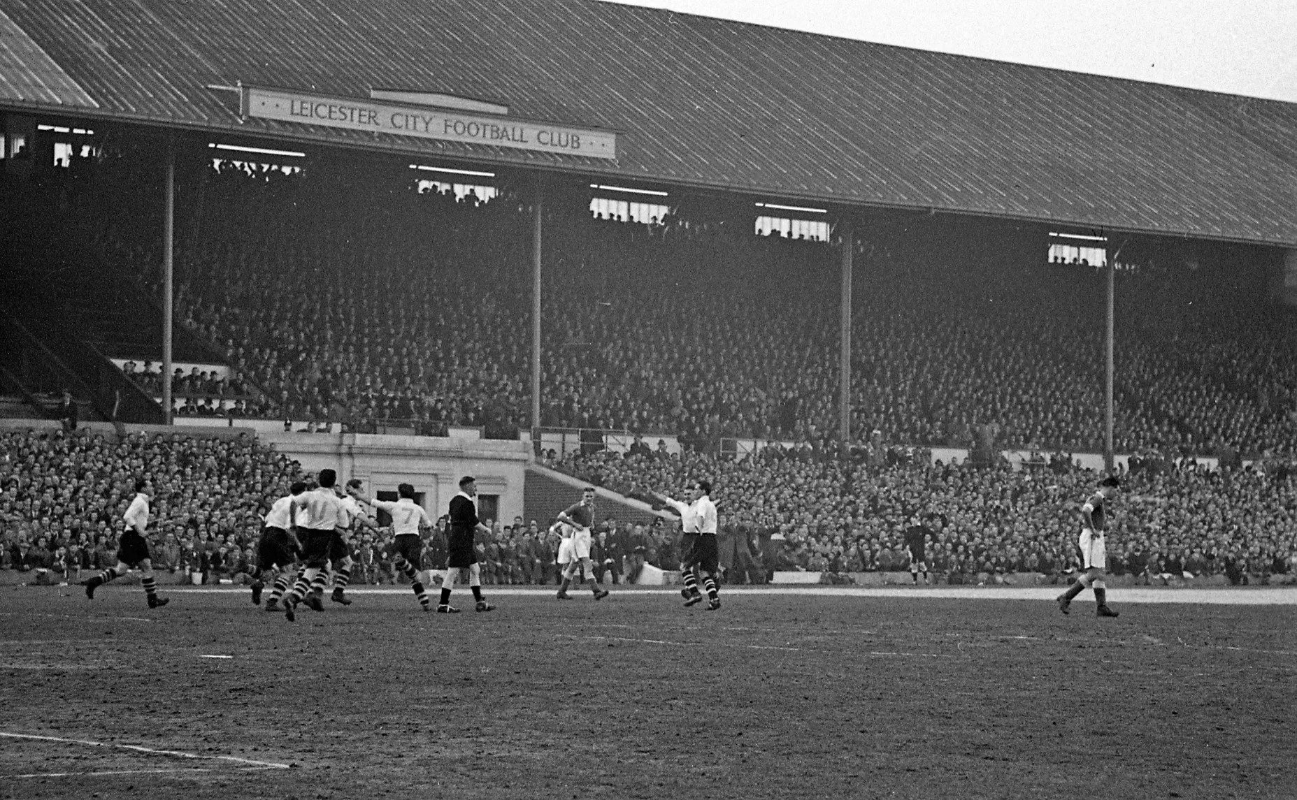 Leicester City vs Luton Town FC (19th Feb 1949) | Hatters Heritage | A ...