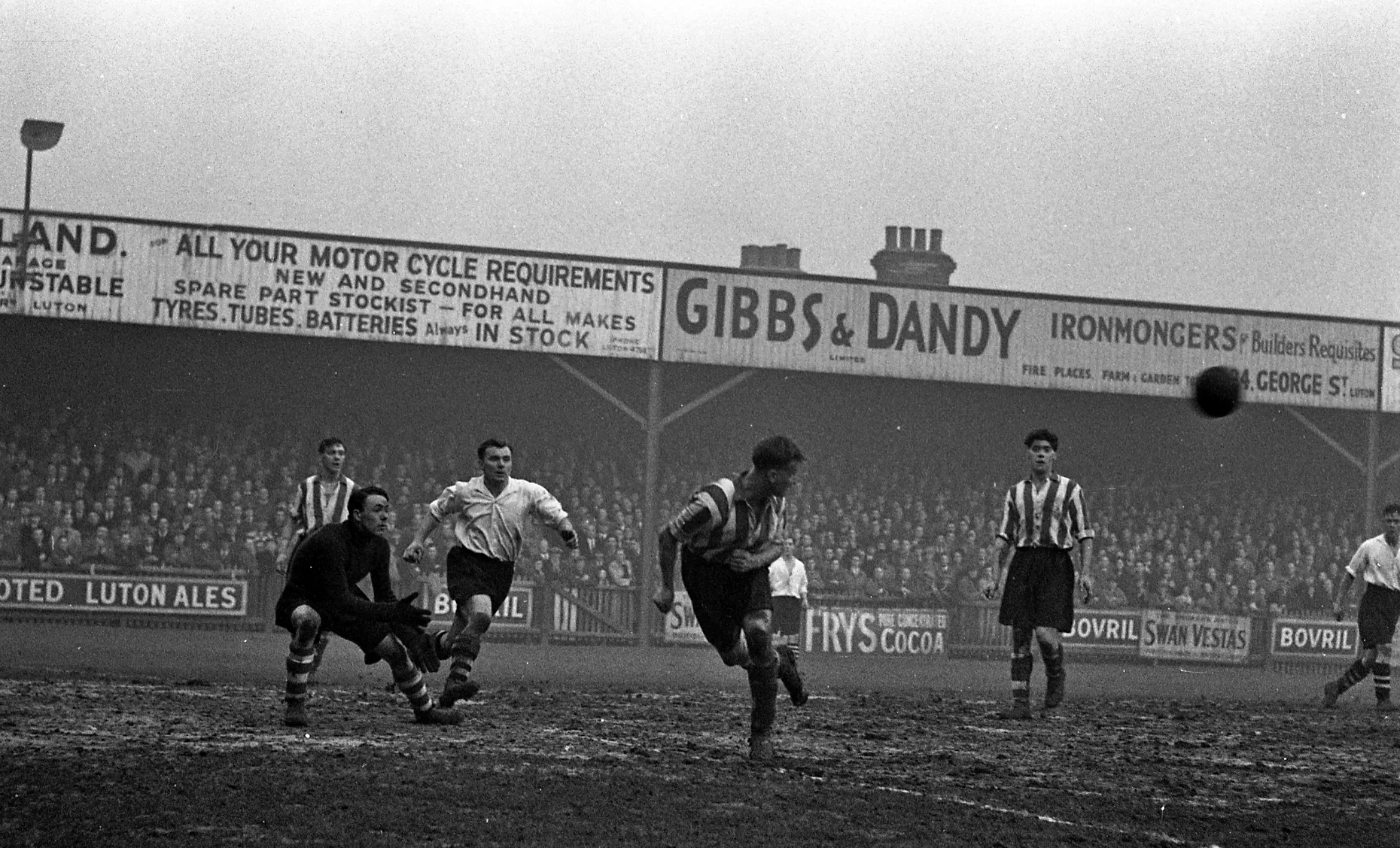 Luton Town FC vs Sheffield United (24th Dec 1949) | Hatters Heritage ...