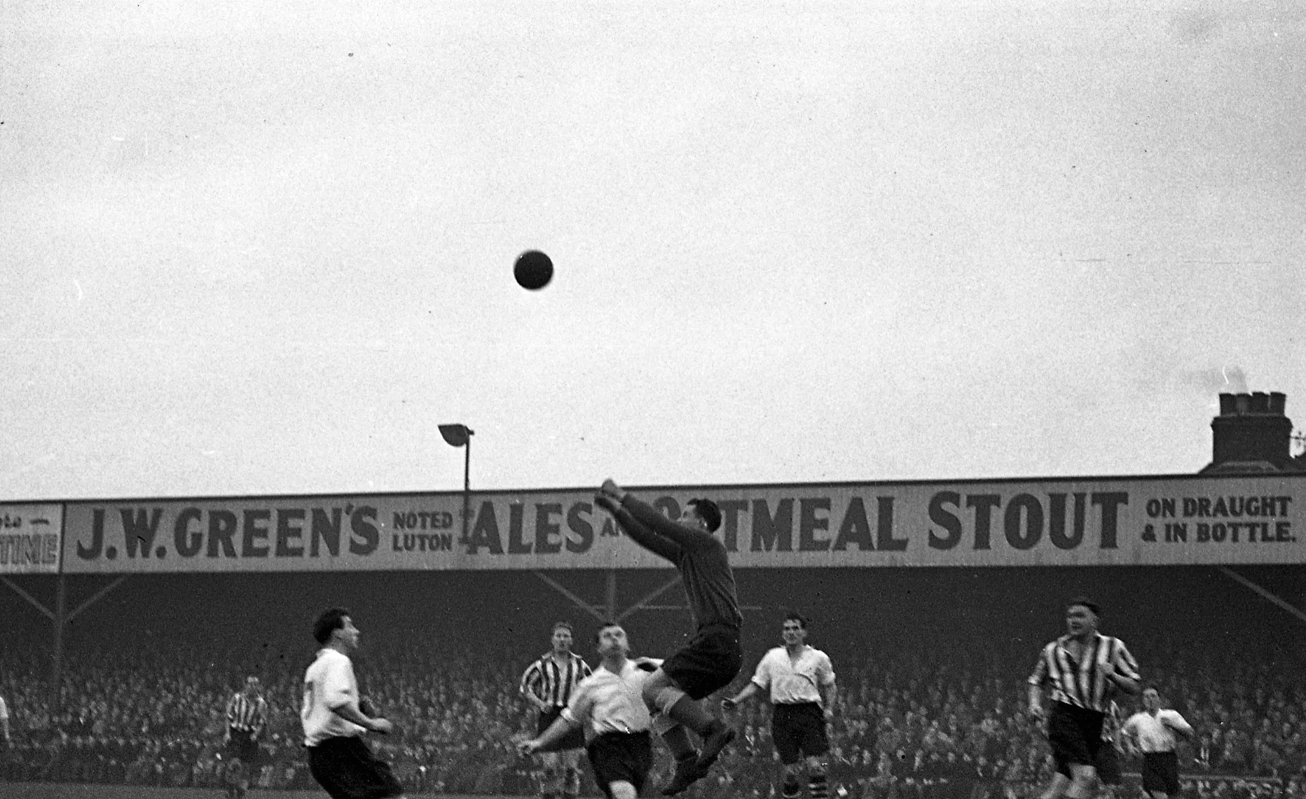Luton Town FC vs Grimsby Town (7th Jan 1950) | Hatters Heritage | A ...