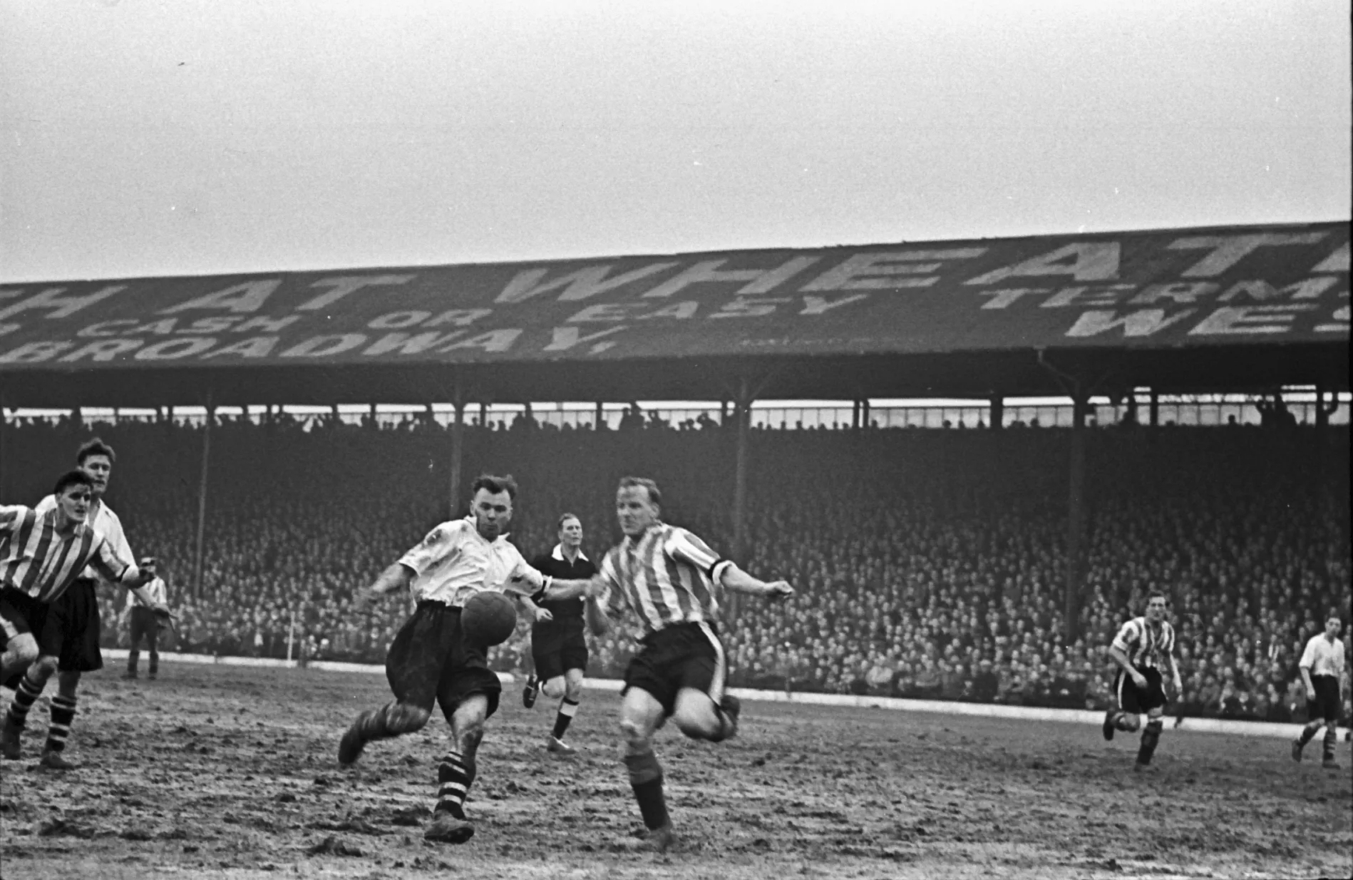 Brentford vs Luton Town FC (6th Feb 1952) | Hatters Heritage | A ...