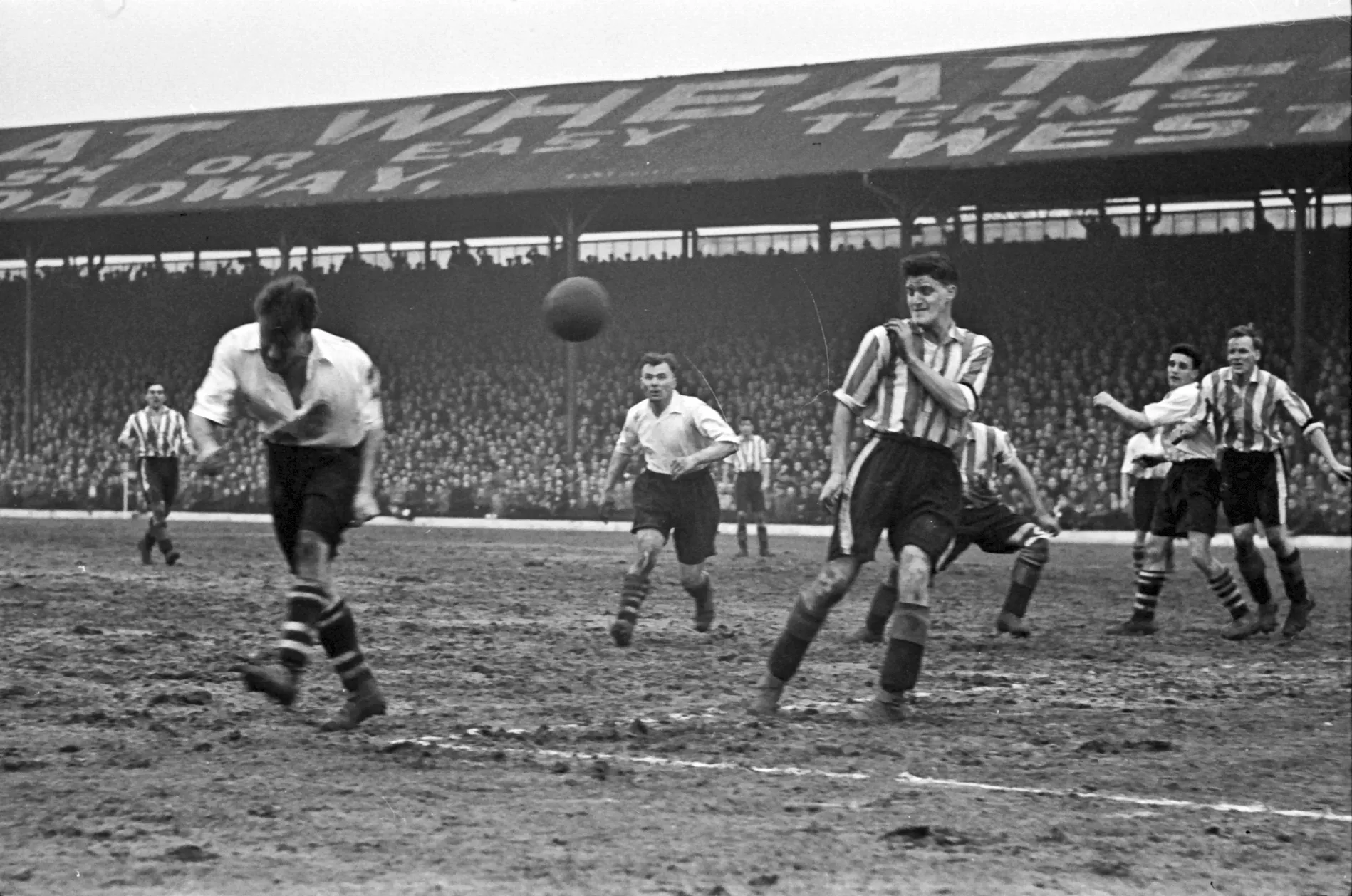 Brentford vs Luton Town FC (6th Feb 1952) | Hatters Heritage | A ...