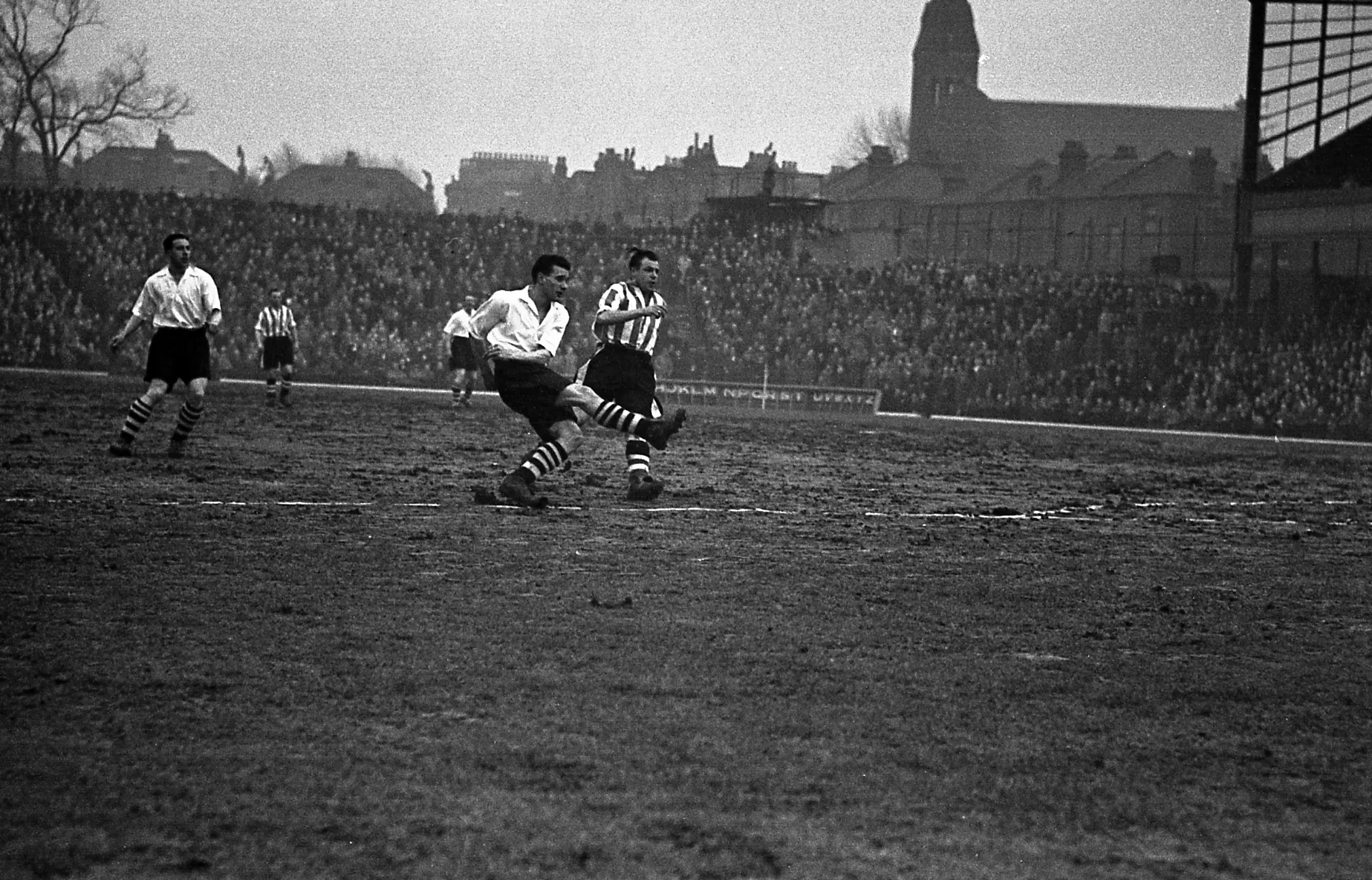 Luton Town FC vs Brentford (18th Feb 1952) | Hatters Heritage | A ...
