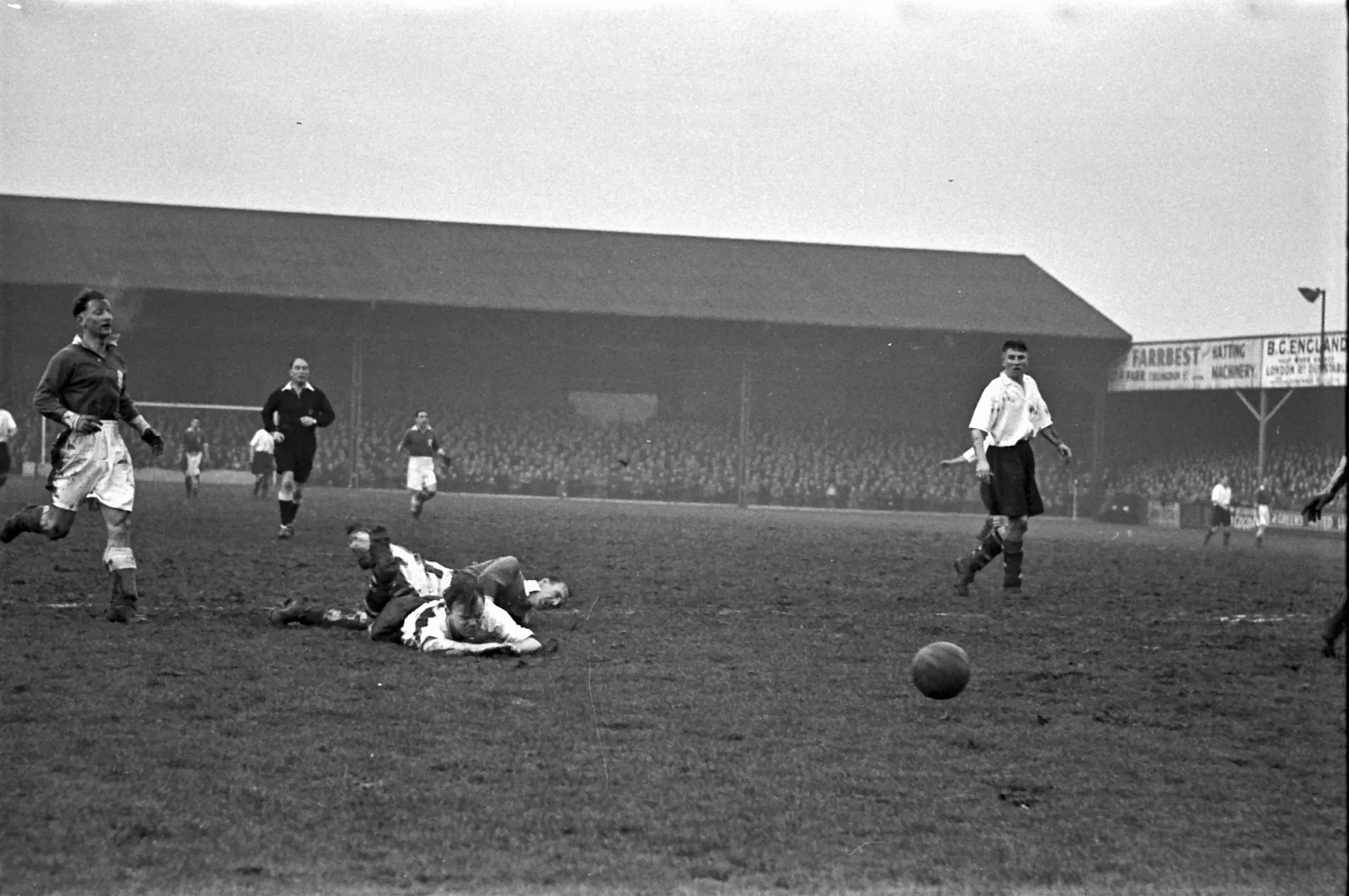 Luton Town FC vs Leicester City (29th Dec 1951) | Hatters Heritage | A ...