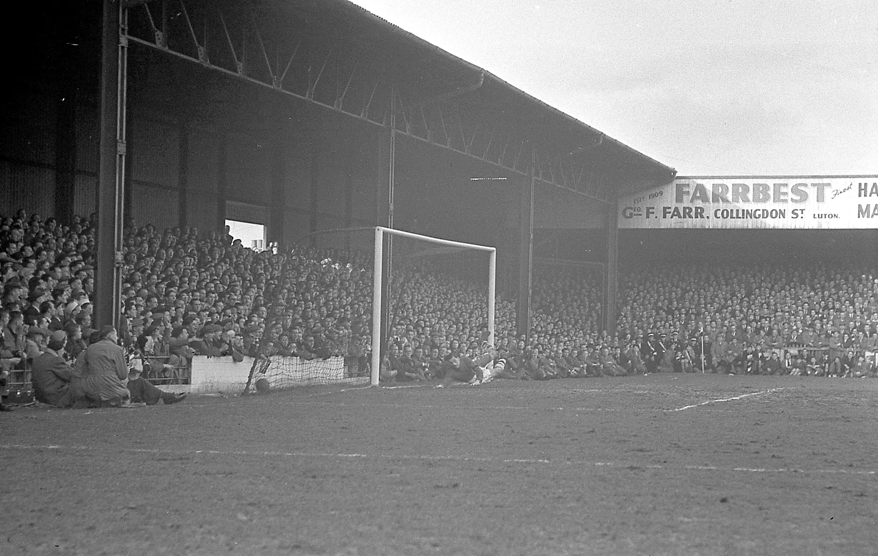 Luton Town FC vs Arsenal (8th Mar 1952) | Hatters Heritage | A History ...