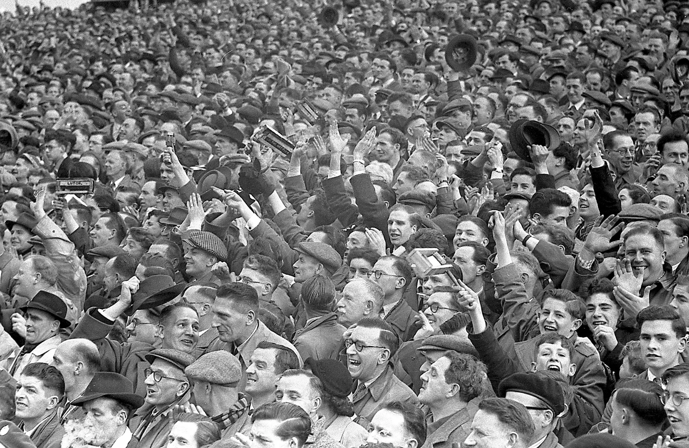 Luton Town FC vs Arsenal (8th Mar 1952) | Hatters Heritage | A History ...