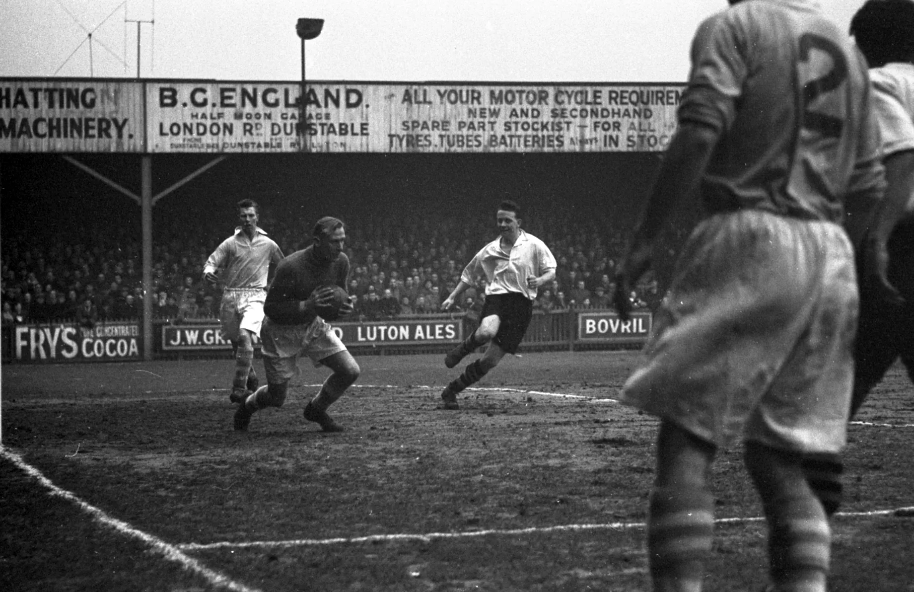 Luton Town FC vs Manchester City (4th Feb 1953) | Hatters Heritage | A ...