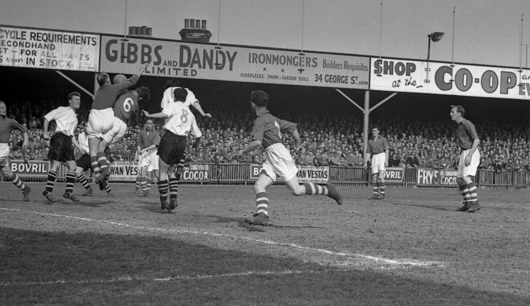 Luton Town FC vs Nottingham Forest (11th Apr 1953) | Hatters Heritage ...
