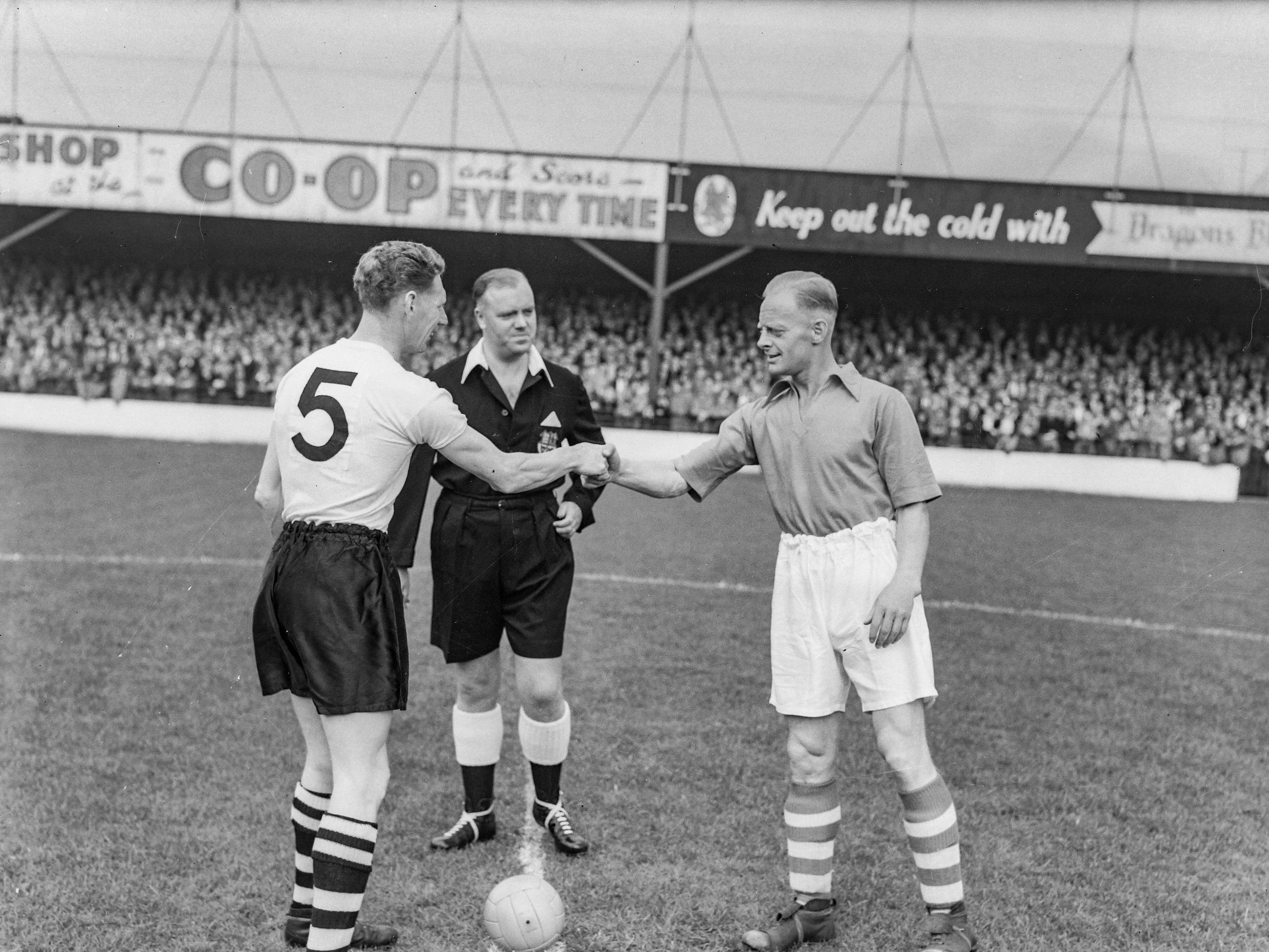 Luton Town FC vs Nottingham Forest (21st Aug 1954) | Hatters Heritage ...