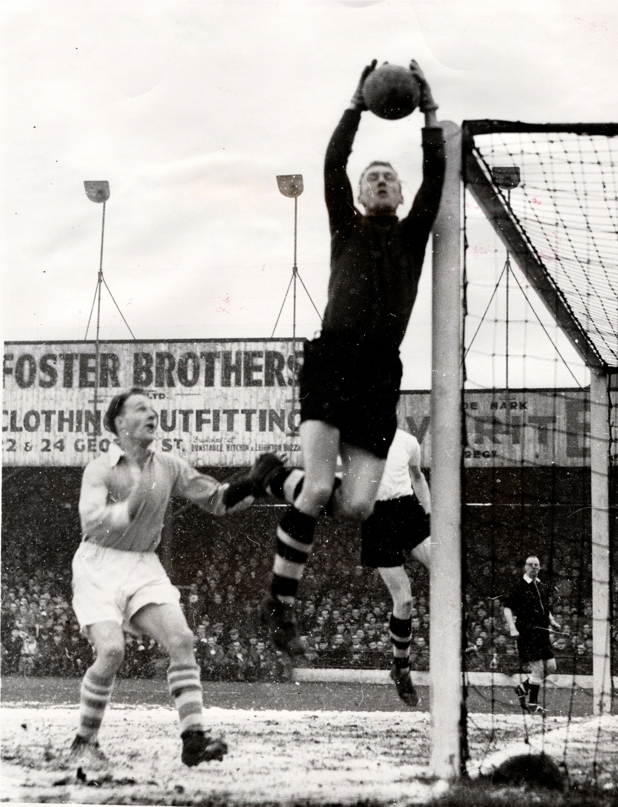 Luton Town FC vs Manchester City (19th Feb 1955) | Hatters Heritage | A ...