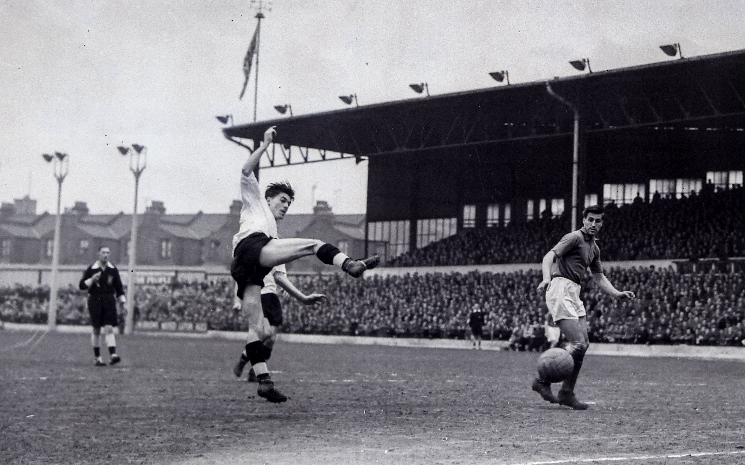 Luton Town FC vs Portsmouth (7th Apr 1956) | Hatters Heritage | A ...