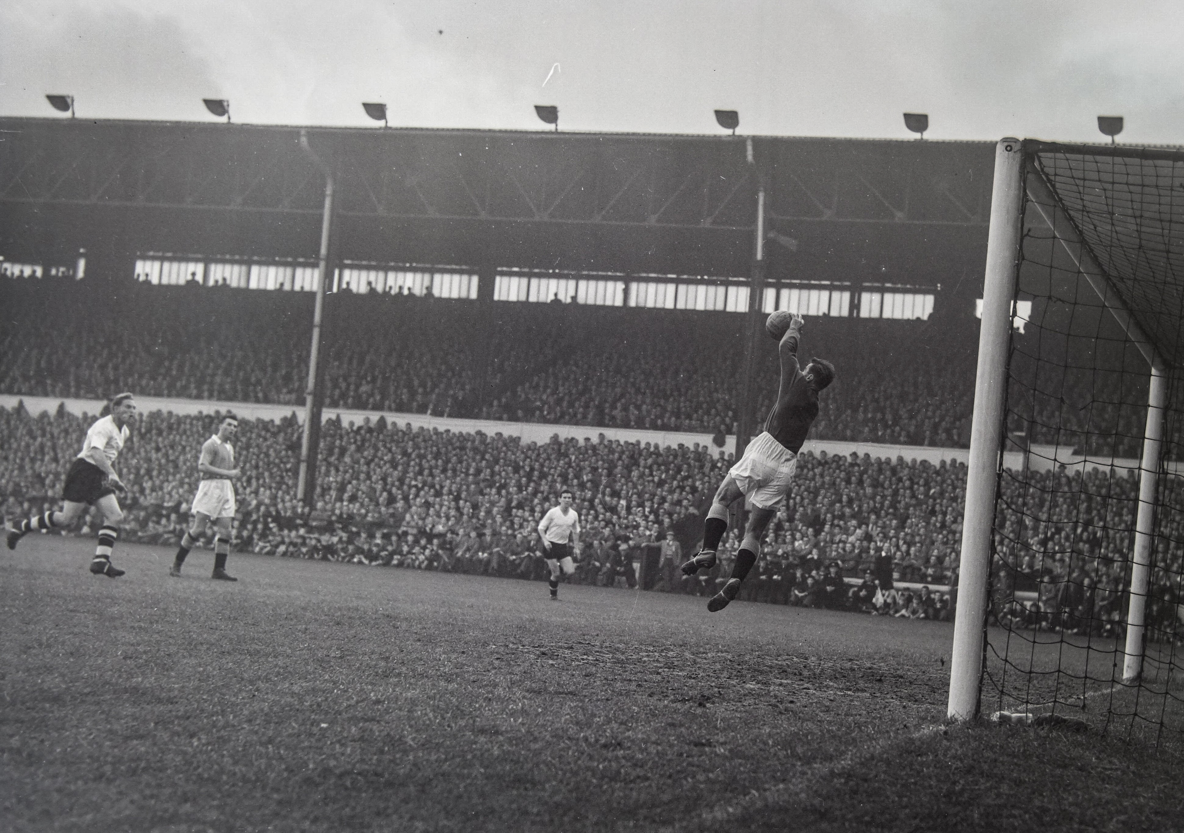 Peter MacEwan | Hatters Heritage | A History of Luton Town FC