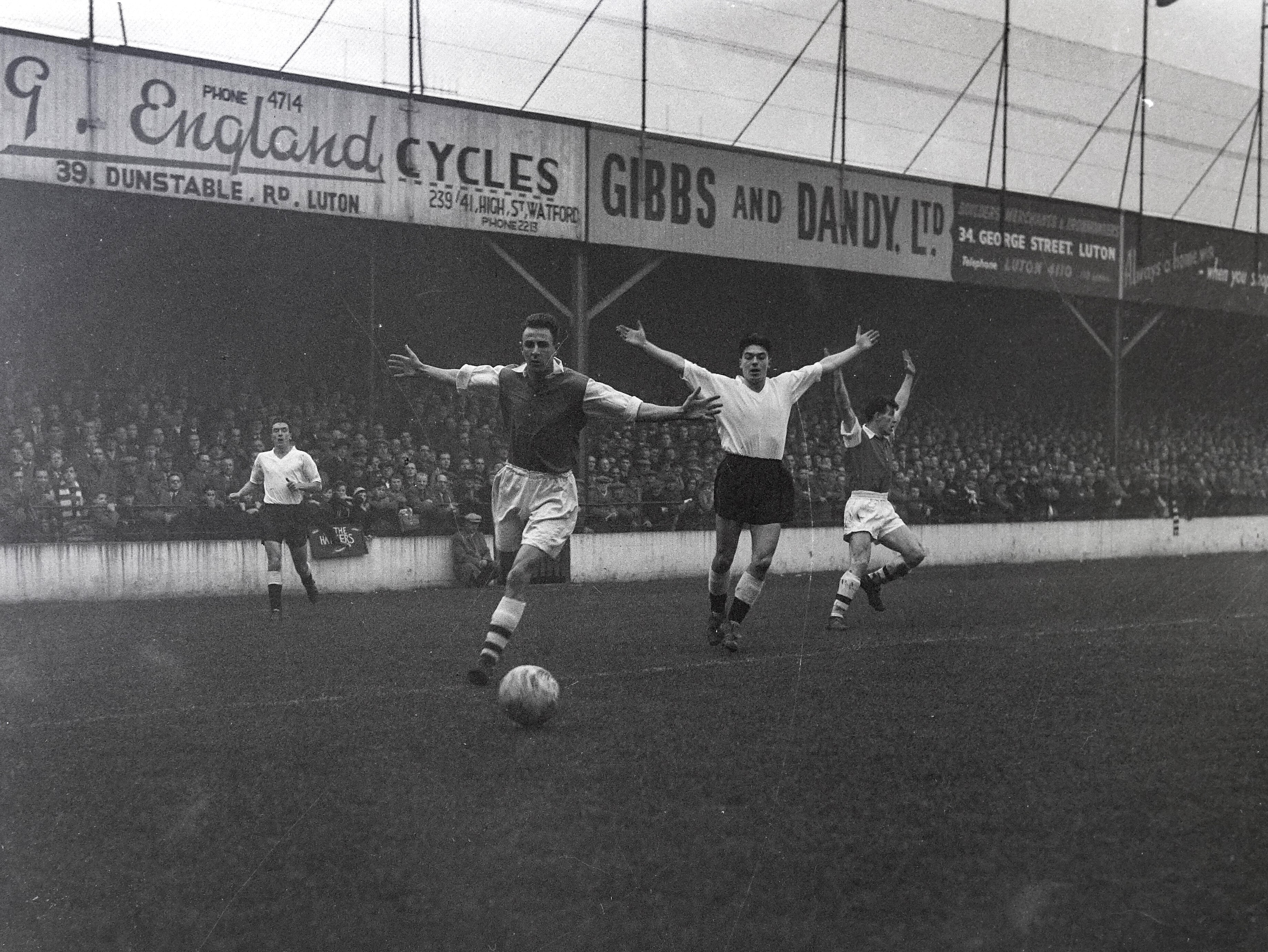 Luton Town FC vs Arsenal (8th Dec 1956) | Hatters Heritage | A History ...