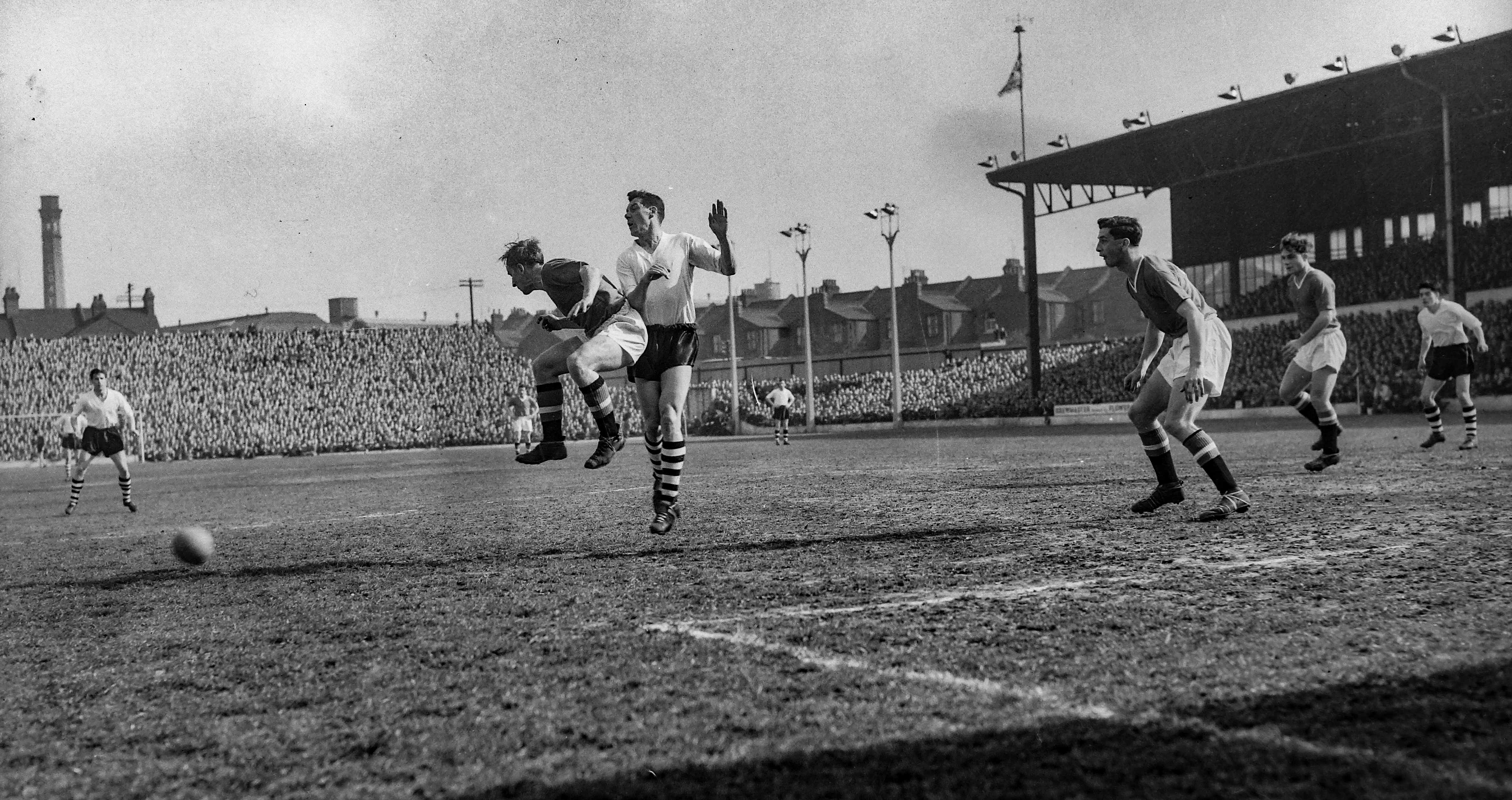 Luton Town FC vs Manchester United (13th Apr 1957) | Hatters Heritage ...