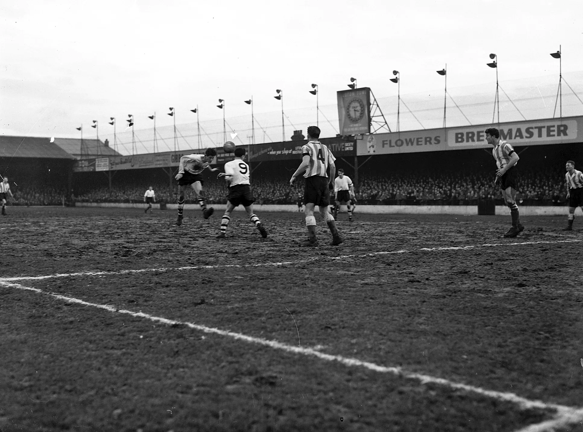 Luton Town FC vs Sunderland (8th Feb 1958) | Hatters Heritage | A ...