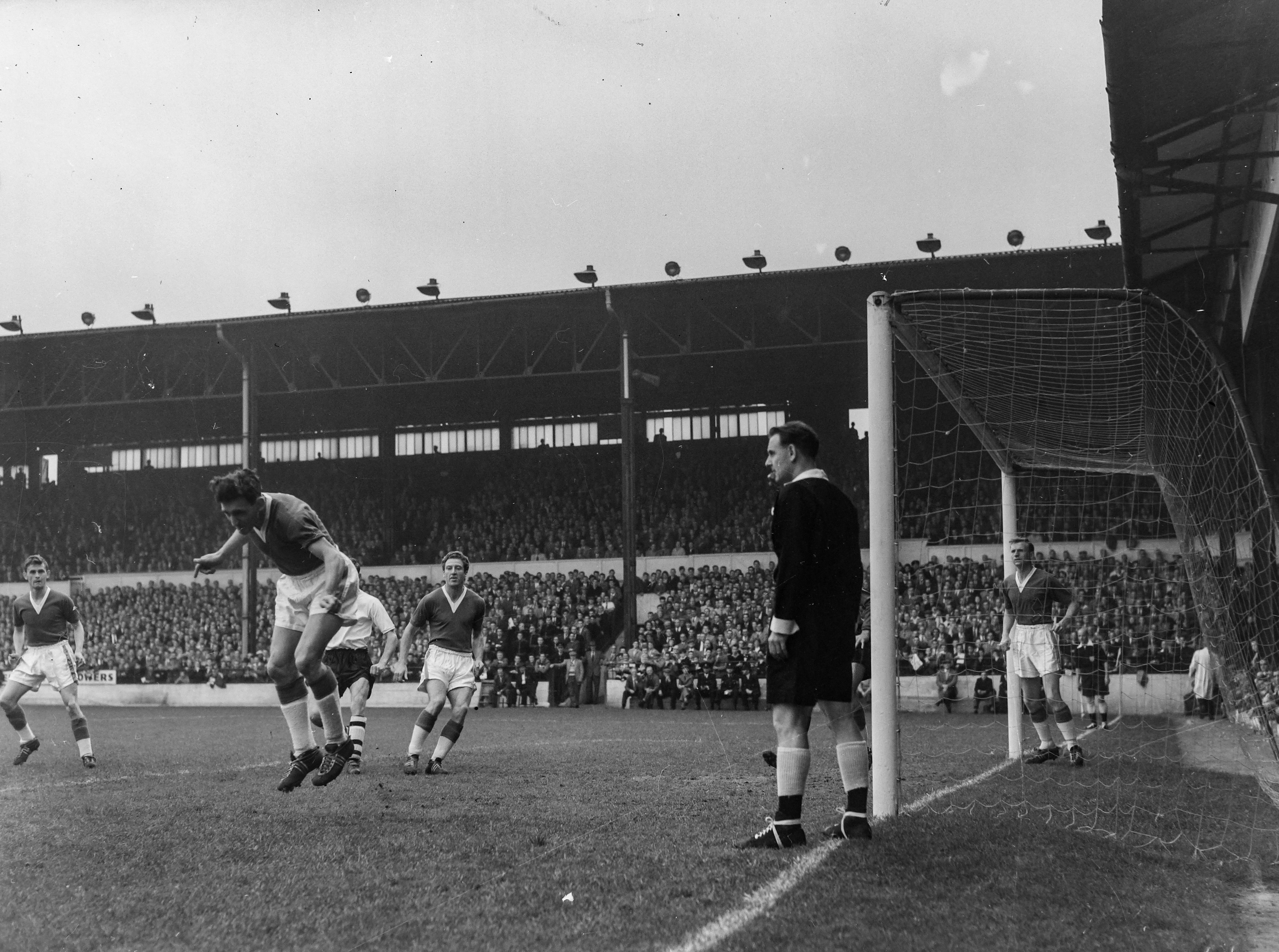 Luton Town FC vs Everton (21st Sep 1957) | Hatters Heritage | A History ...
