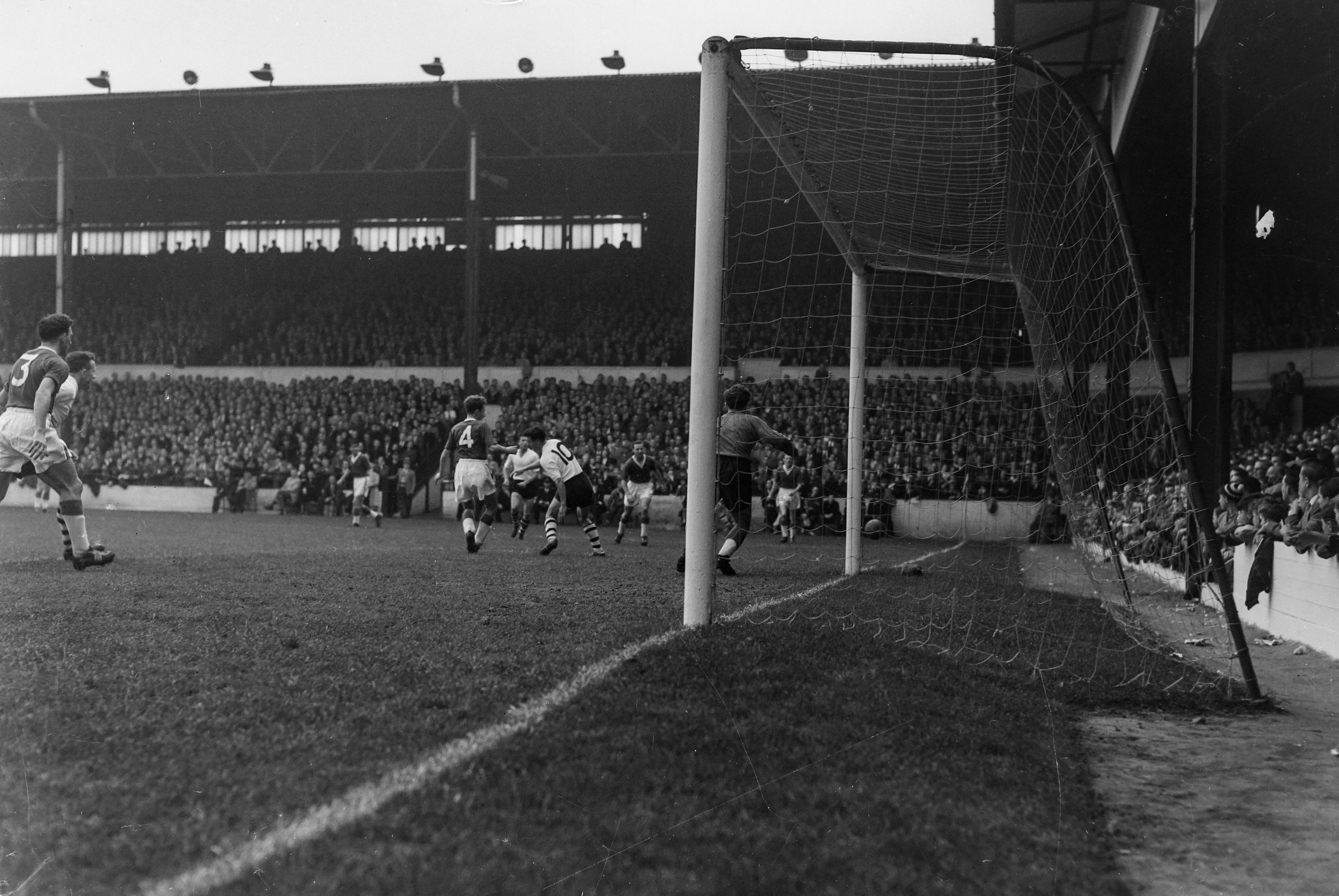 Luton Town FC vs Everton (21st Sep 1957) | Hatters Heritage | A History ...