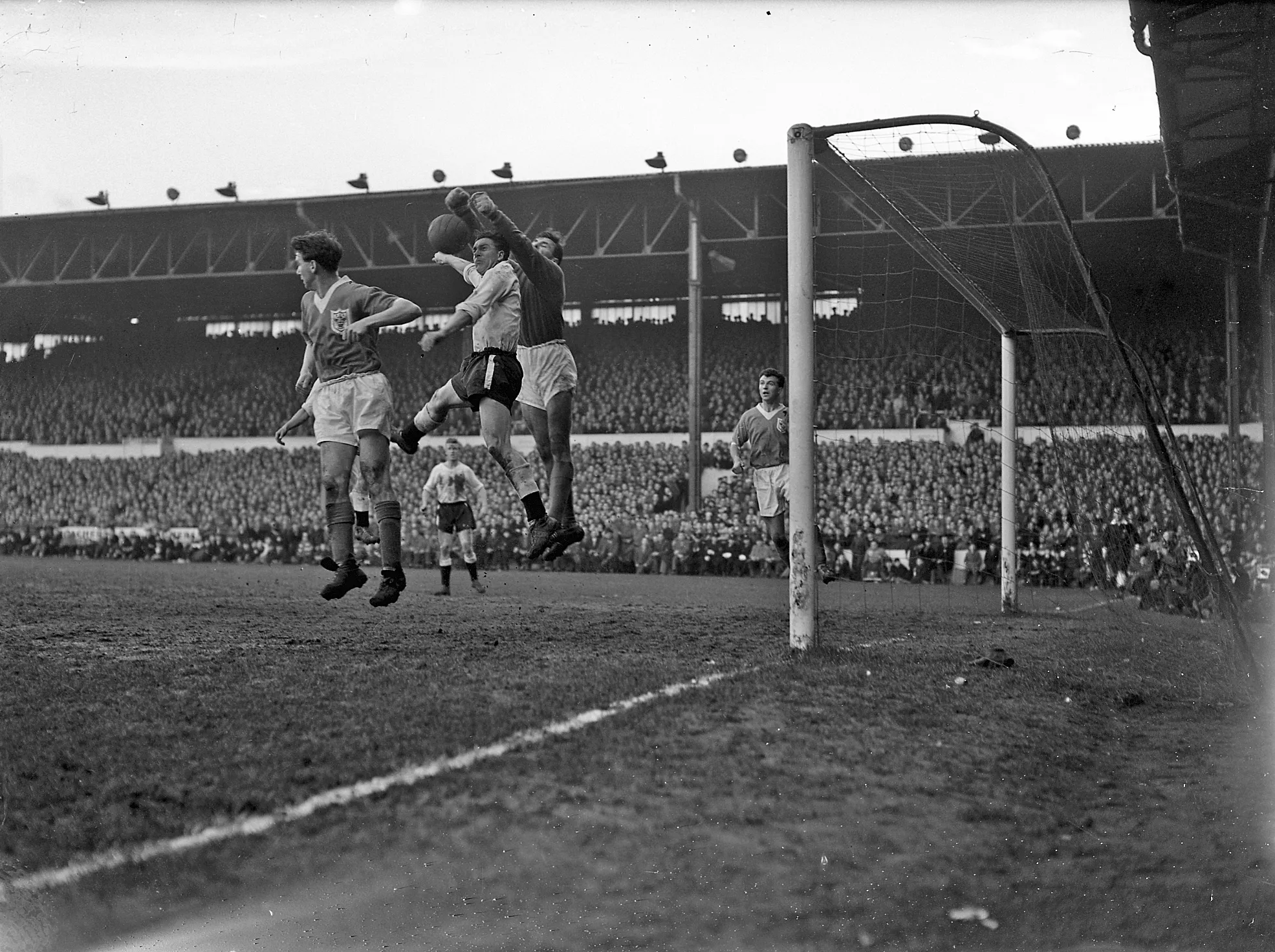 Luton Town FC vs Blackpool (4th Mar 1959) | Hatters Heritage | A ...