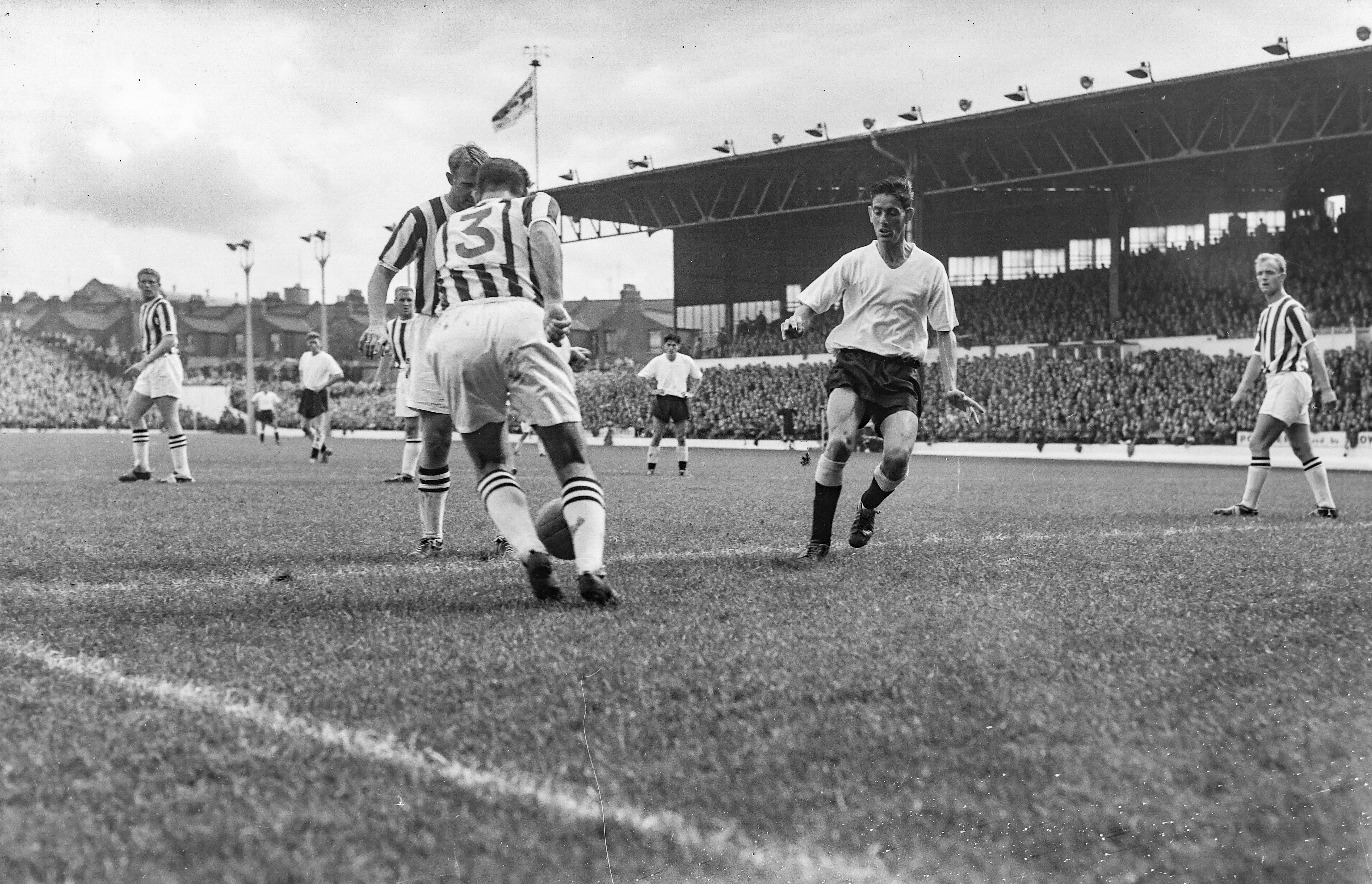 John Groves | Hatters Heritage | A History of Luton Town FC