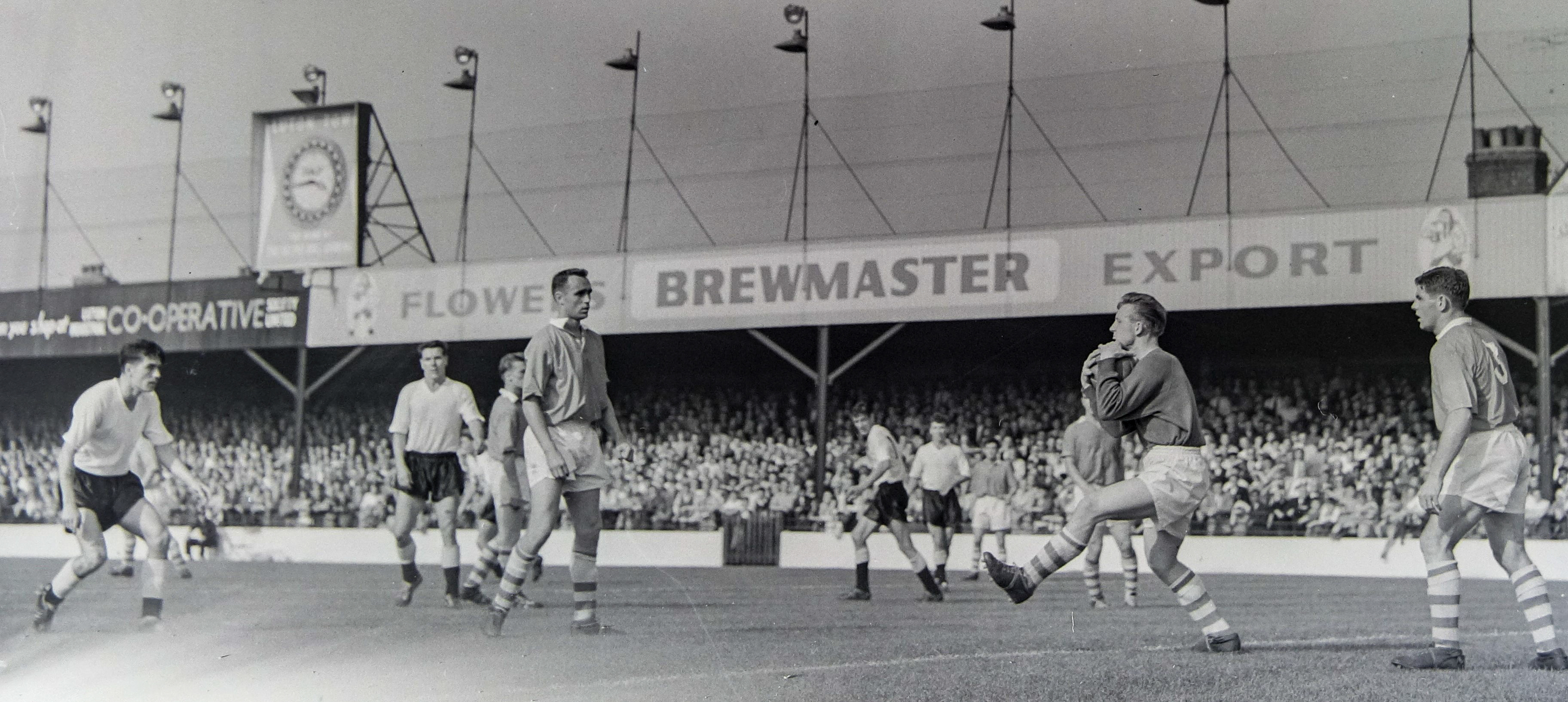 Luton Town FC vs Bolton Wanderers (13th Sep 1958) | Hatters Heritage ...