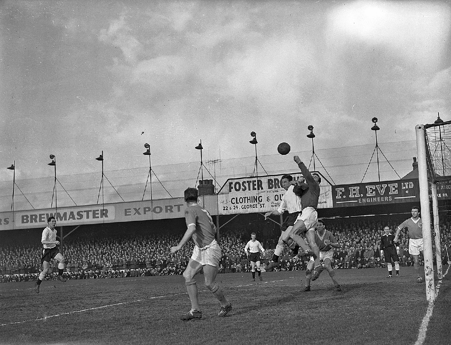 Luton Town FC vs Blackpool (4th Mar 1959) | Hatters Heritage | A ...