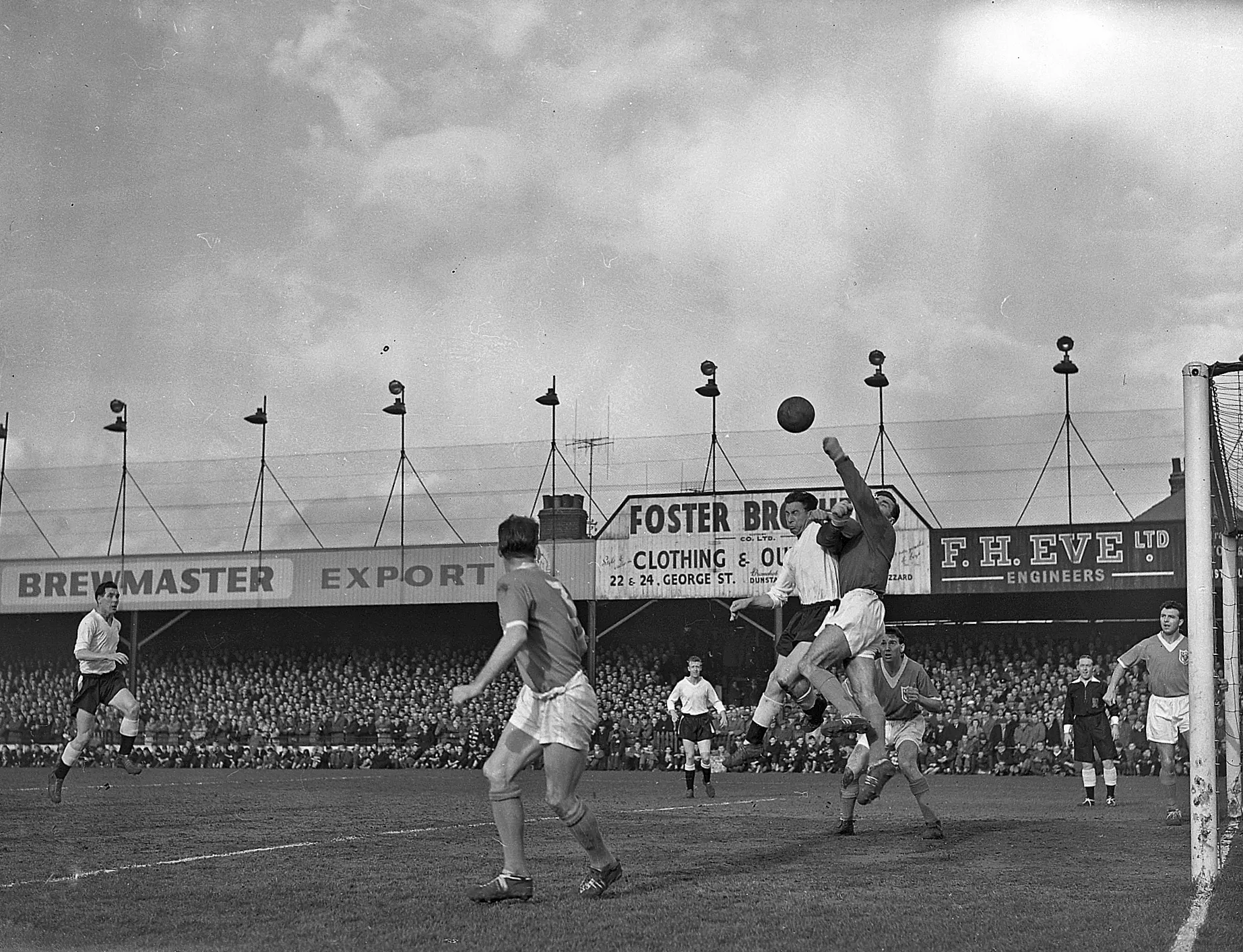 Luton Town FC vs Blackpool (4th Mar 1959) | Hatters Heritage | A ...