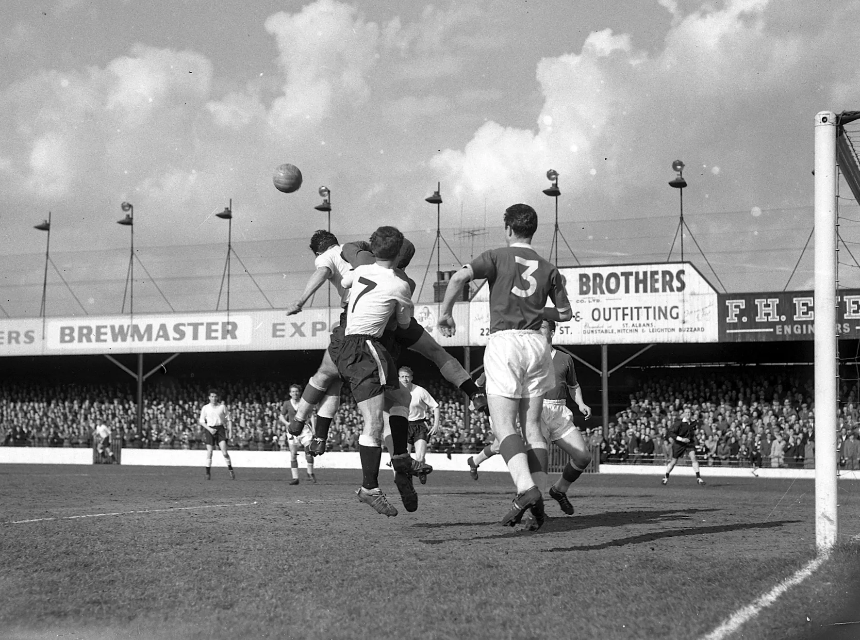 Luton Town FC vs Everton (27th Mar 1959) | Hatters Heritage | A History ...
