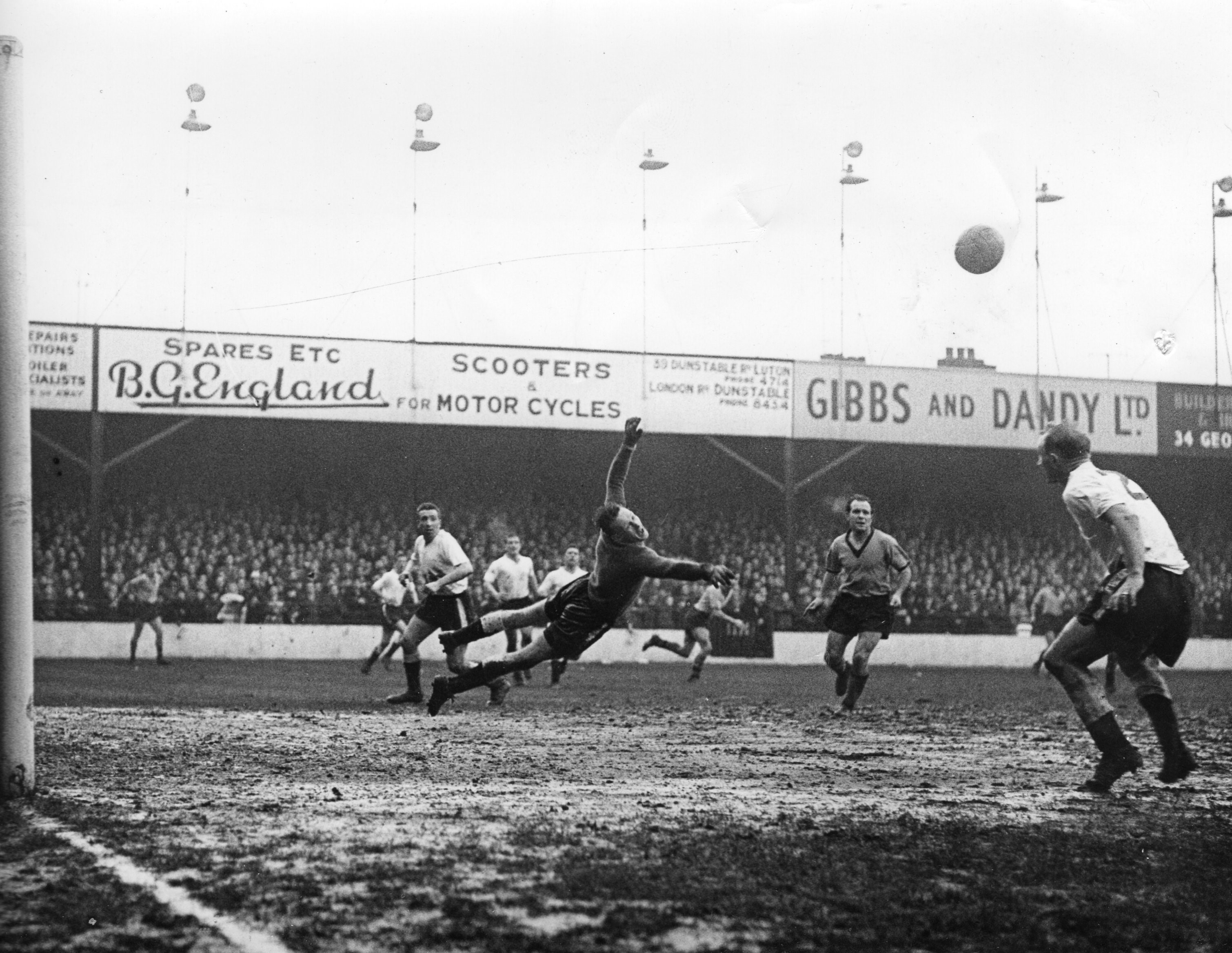 Luton Town FC vs Wolverhampton Wanderers (20th Feb 1960) | Hatters ...