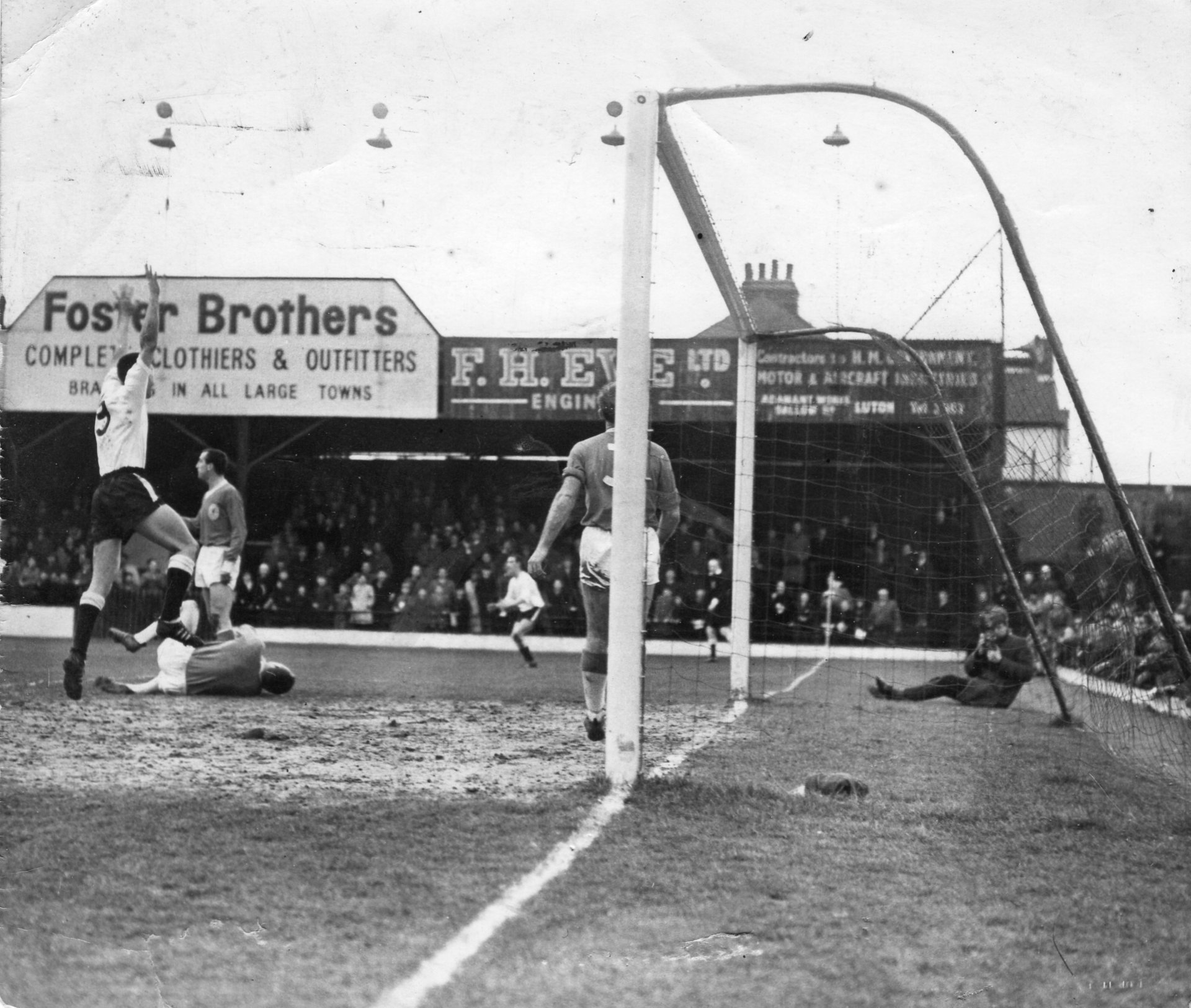 Luton Town FC vs Liverpool (31st Mar 1962) | Hatters Heritage | A ...