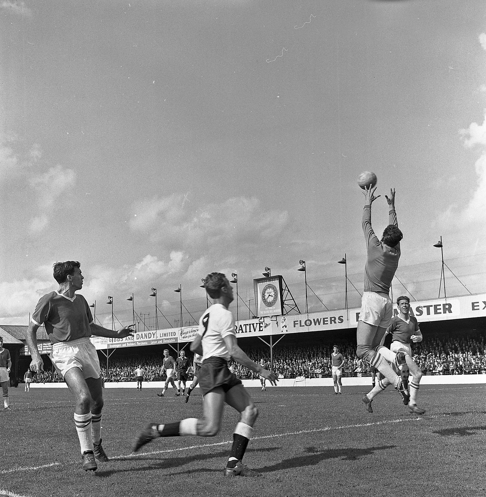 Luton Town FC vs Walsall (24th Aug 1963) | Hatters Heritage | A History ...