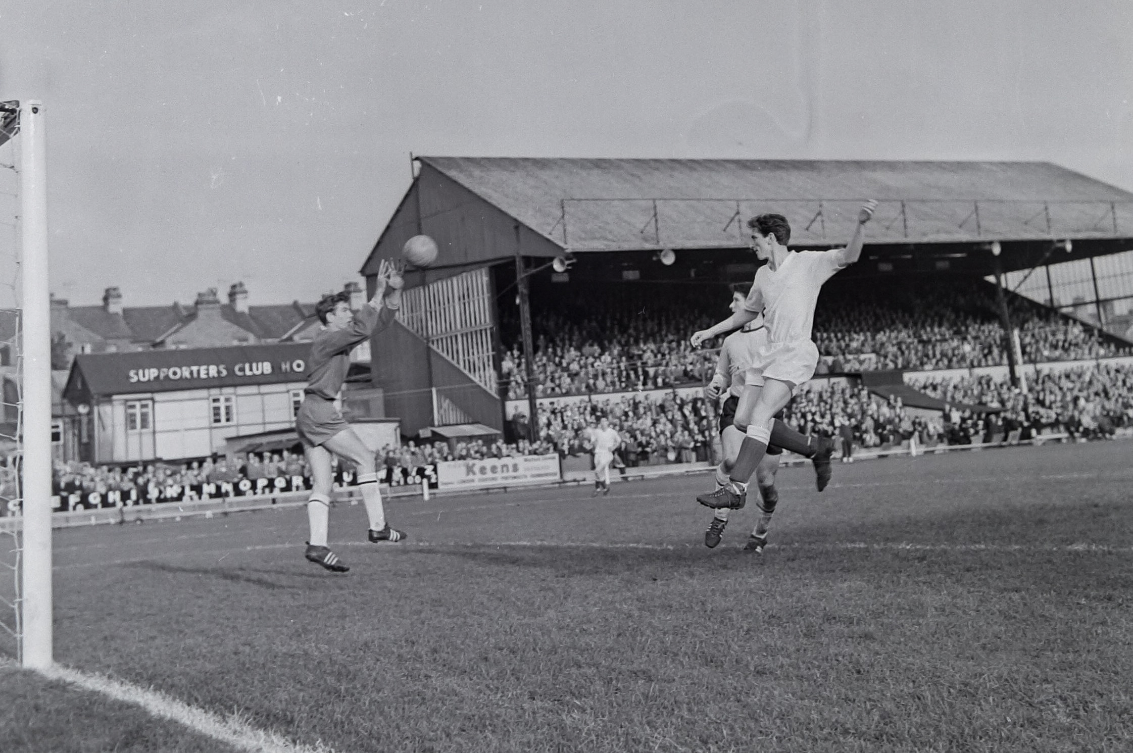 Jock Weir | Hatters Heritage | A History of Luton Town FC