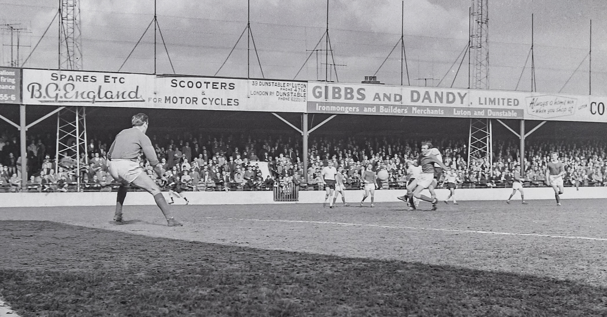 Luton Town FC vs Wrexham (11th Apr 1964) | Hatters Heritage | A History ...