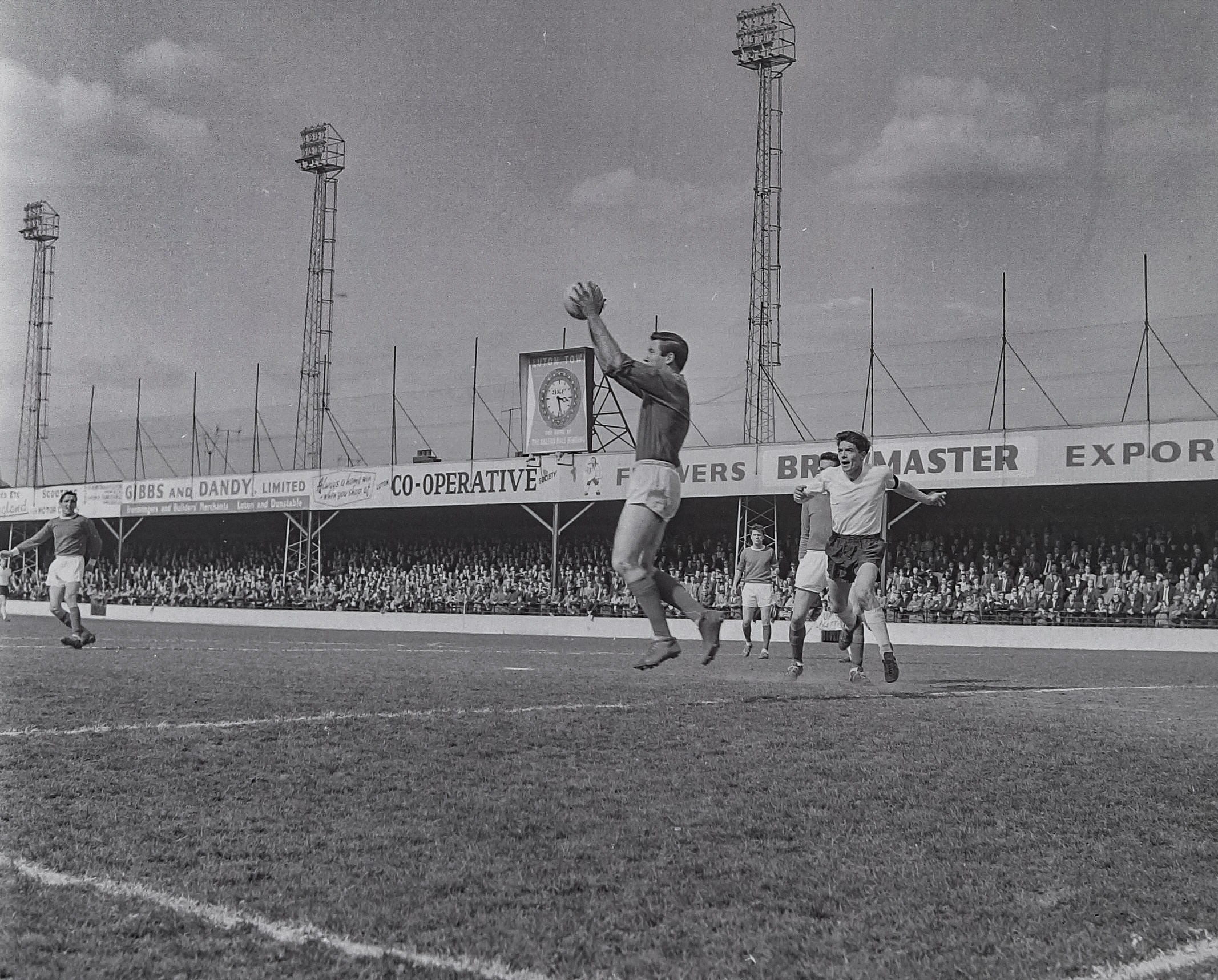 Luton Town FC vs Wrexham (11th Apr 1964) | Hatters Heritage | A History ...