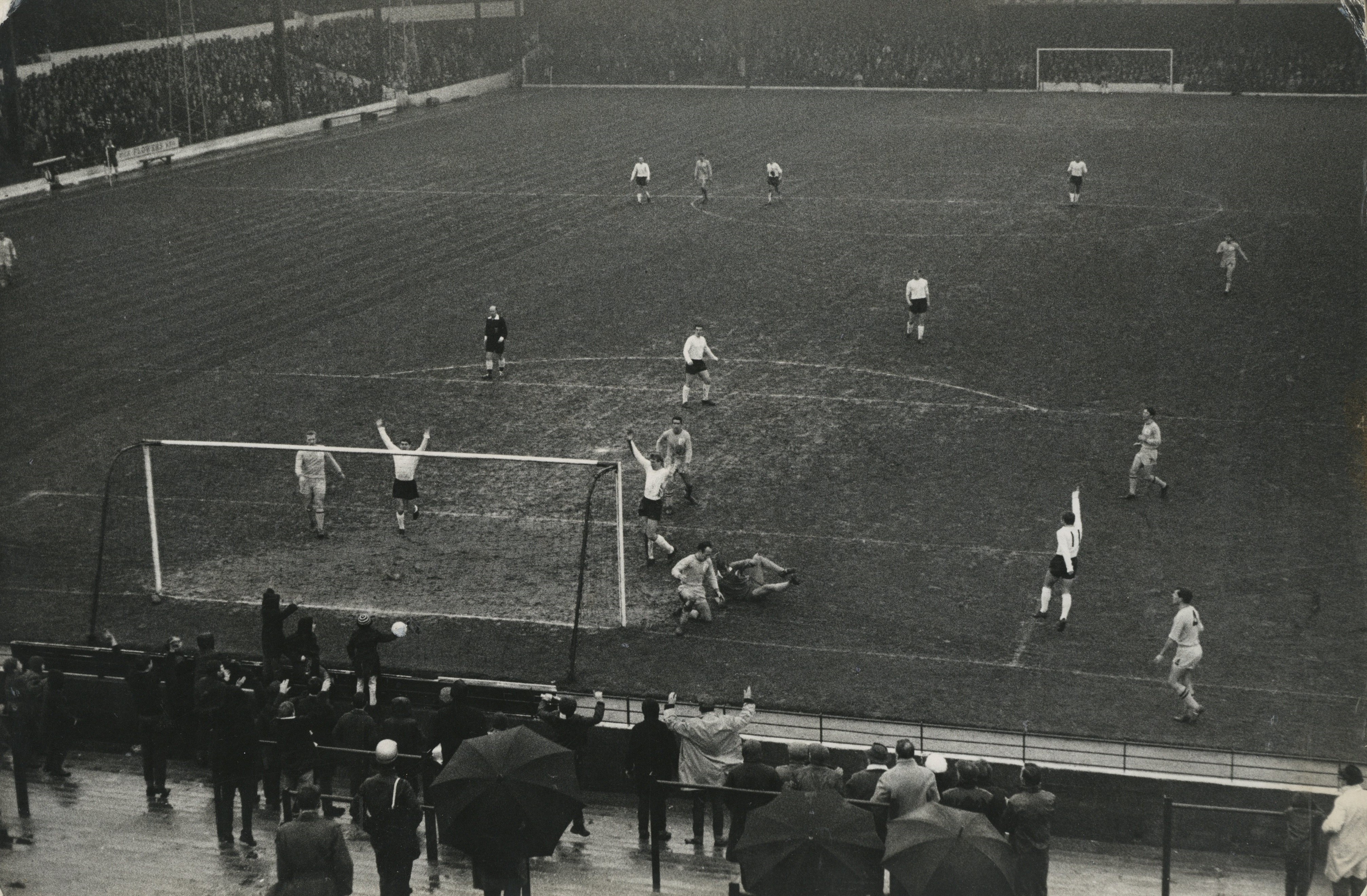 Ray Whittaker | Hatters Heritage | A History of Luton Town FC