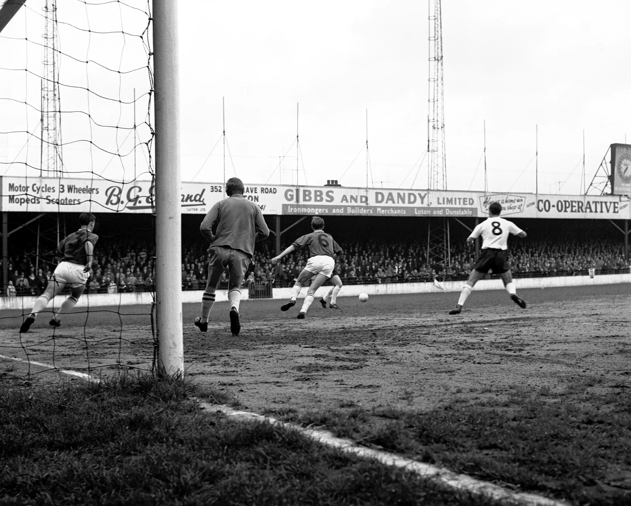 Gordon Riddick | Hatters Heritage | A History of Luton Town FC
