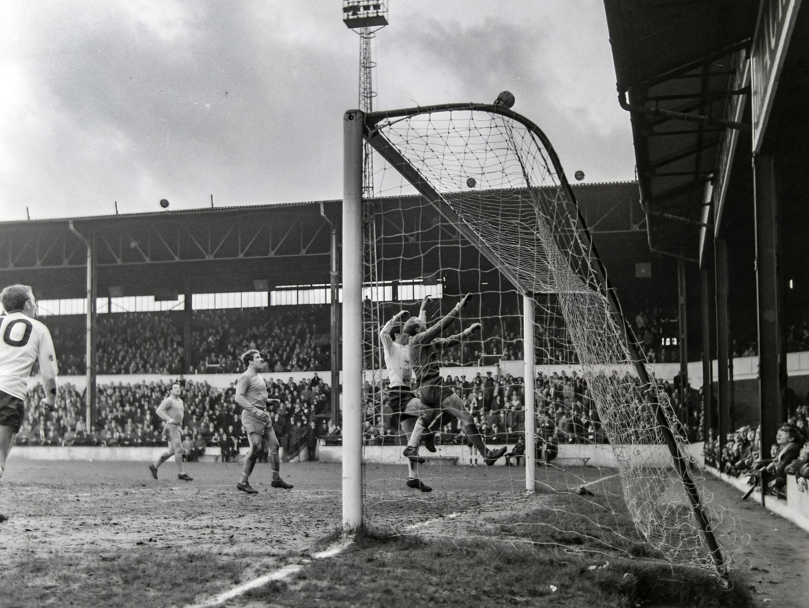 Gordon Riddick | Hatters Heritage | A History of Luton Town FC