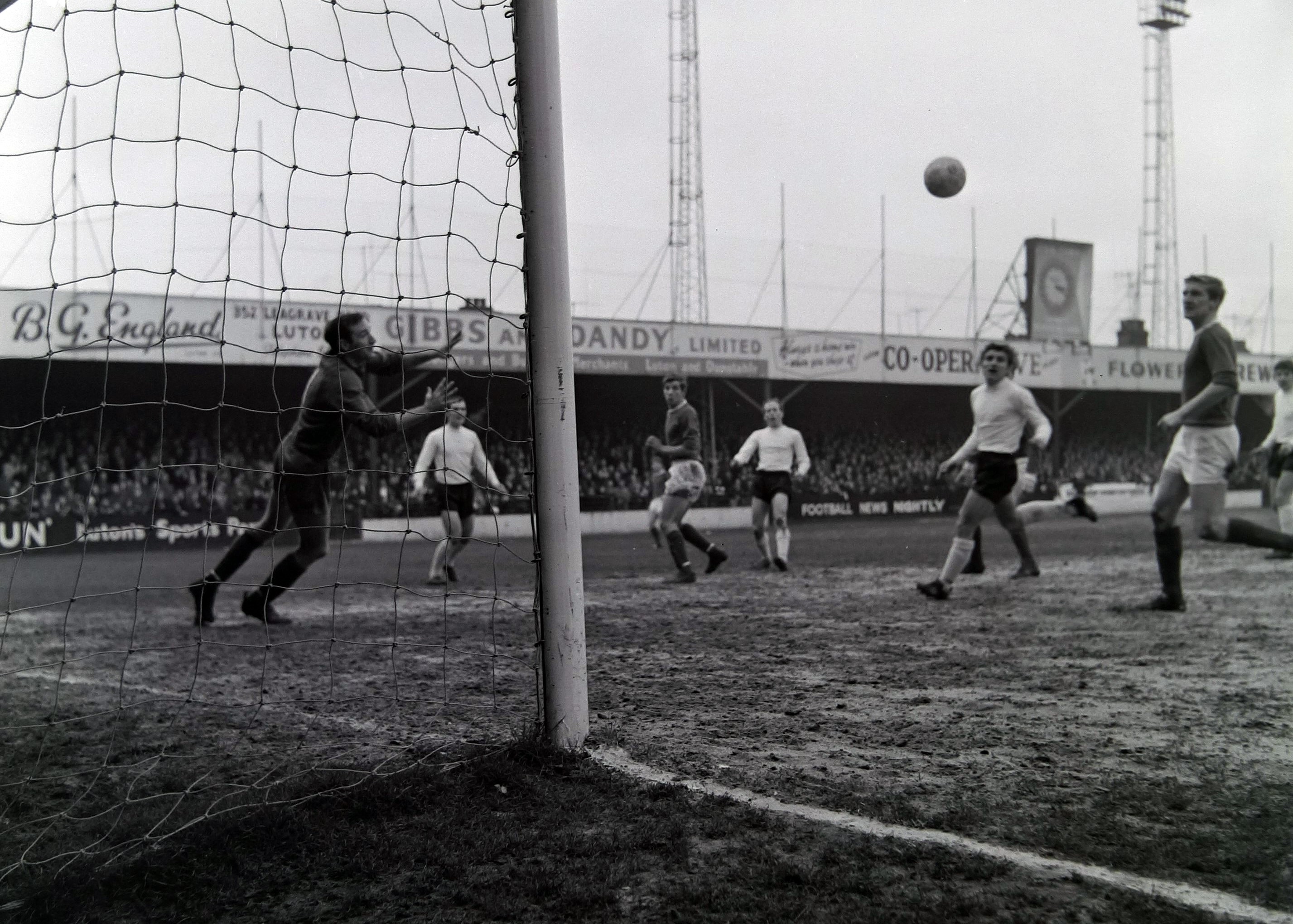 Ray Whittaker | Hatters Heritage | A History of Luton Town FC