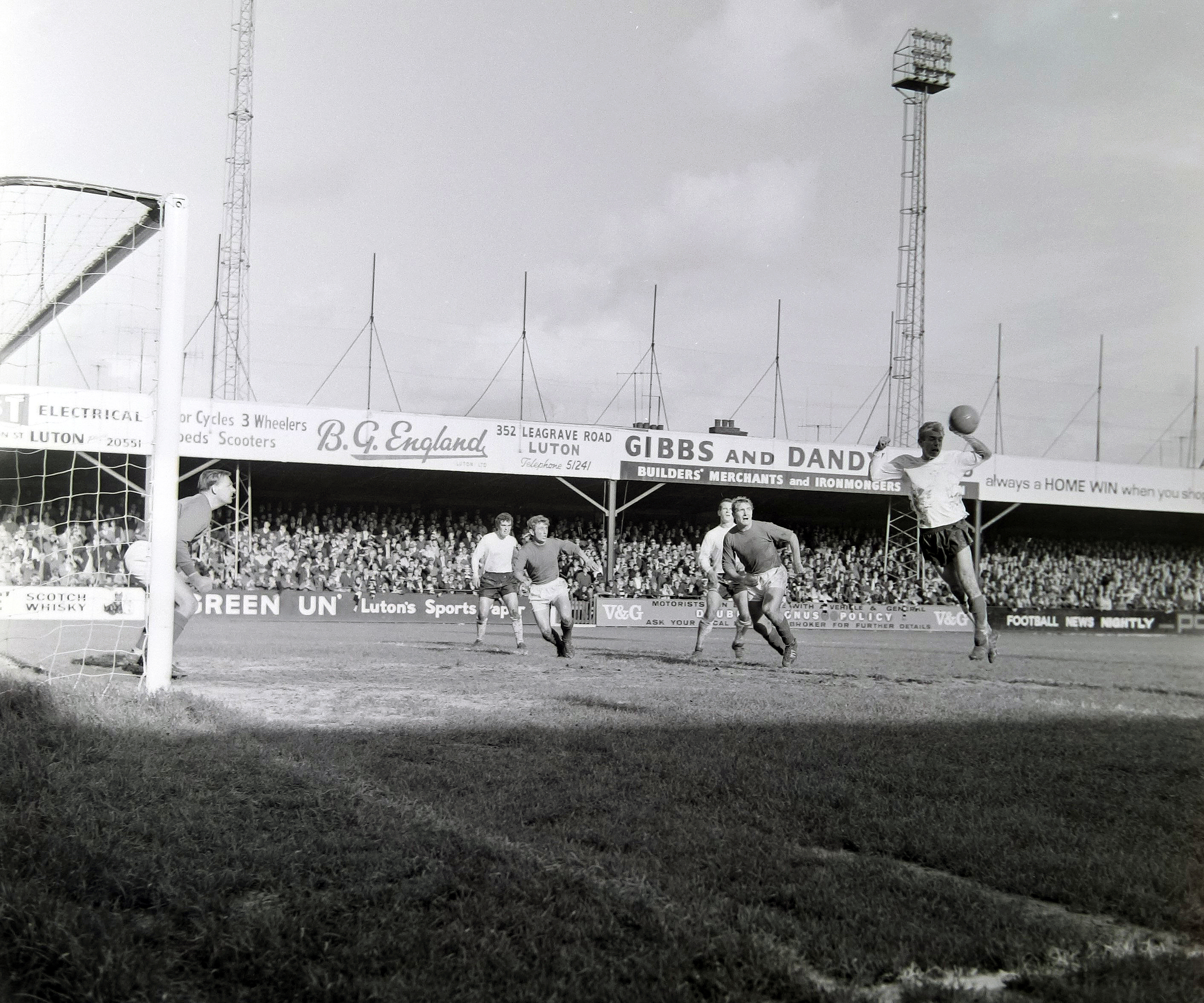Brian Lewis | Hatters Heritage | A History of Luton Town FC