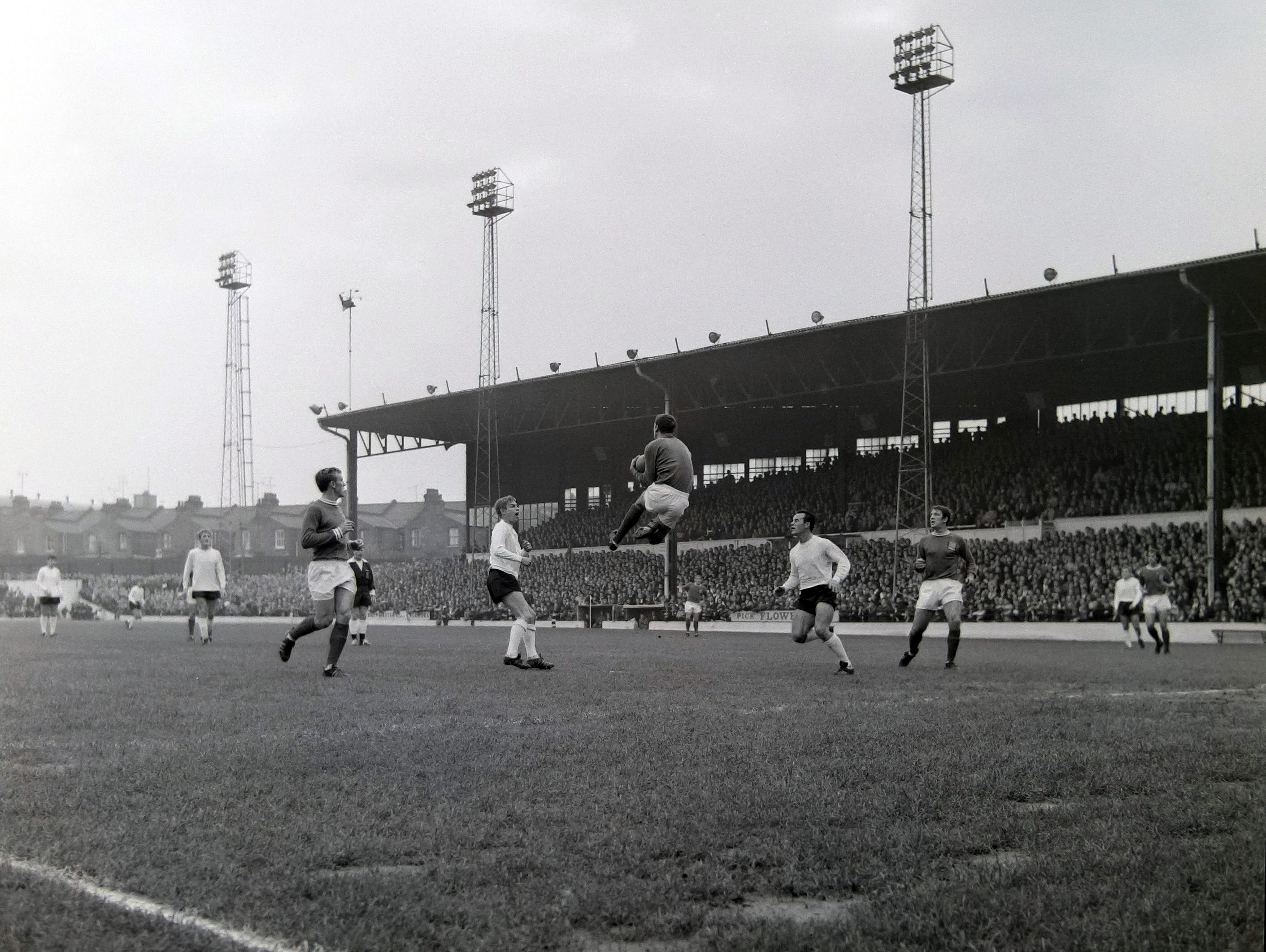Laurie Sheffield | Hatters Heritage | A History of Luton Town FC