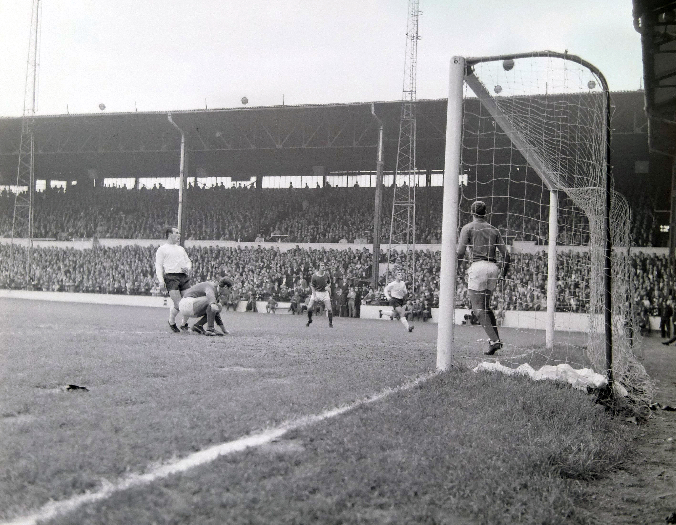 Ray Whittaker | Hatters Heritage | A History of Luton Town FC