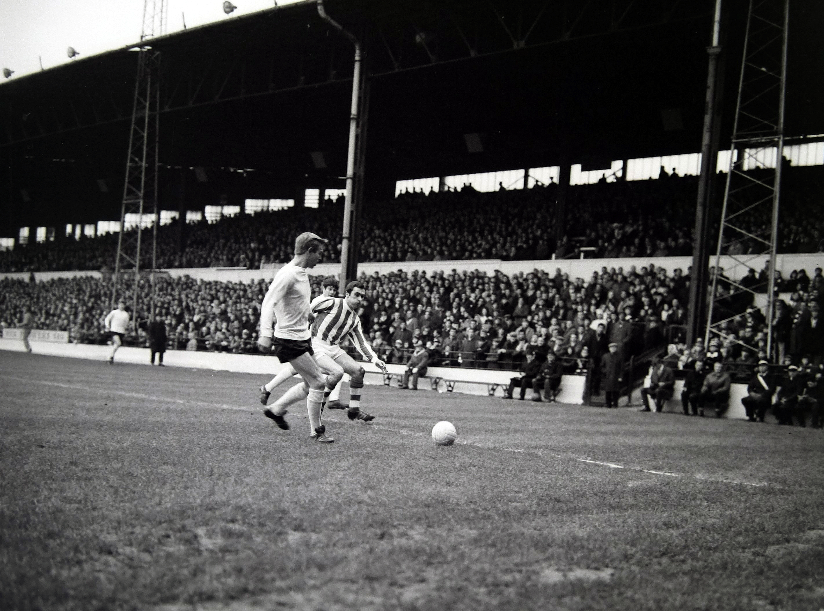 Brian Lewis | Hatters Heritage | A History of Luton Town FC