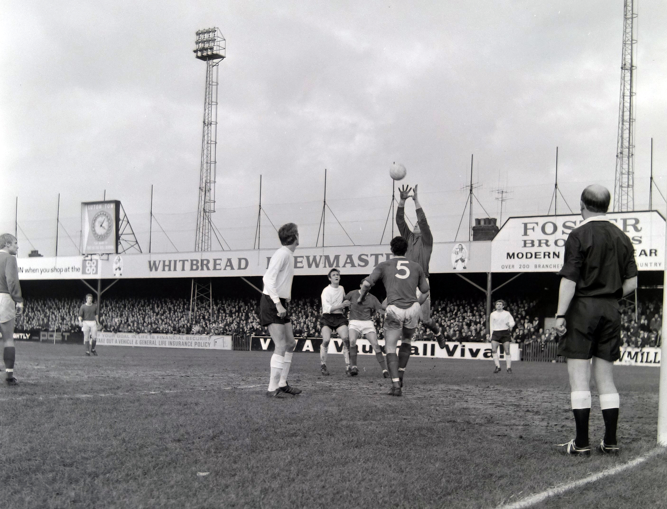 Keith Allen | Hatters Heritage | A History of Luton Town FC
