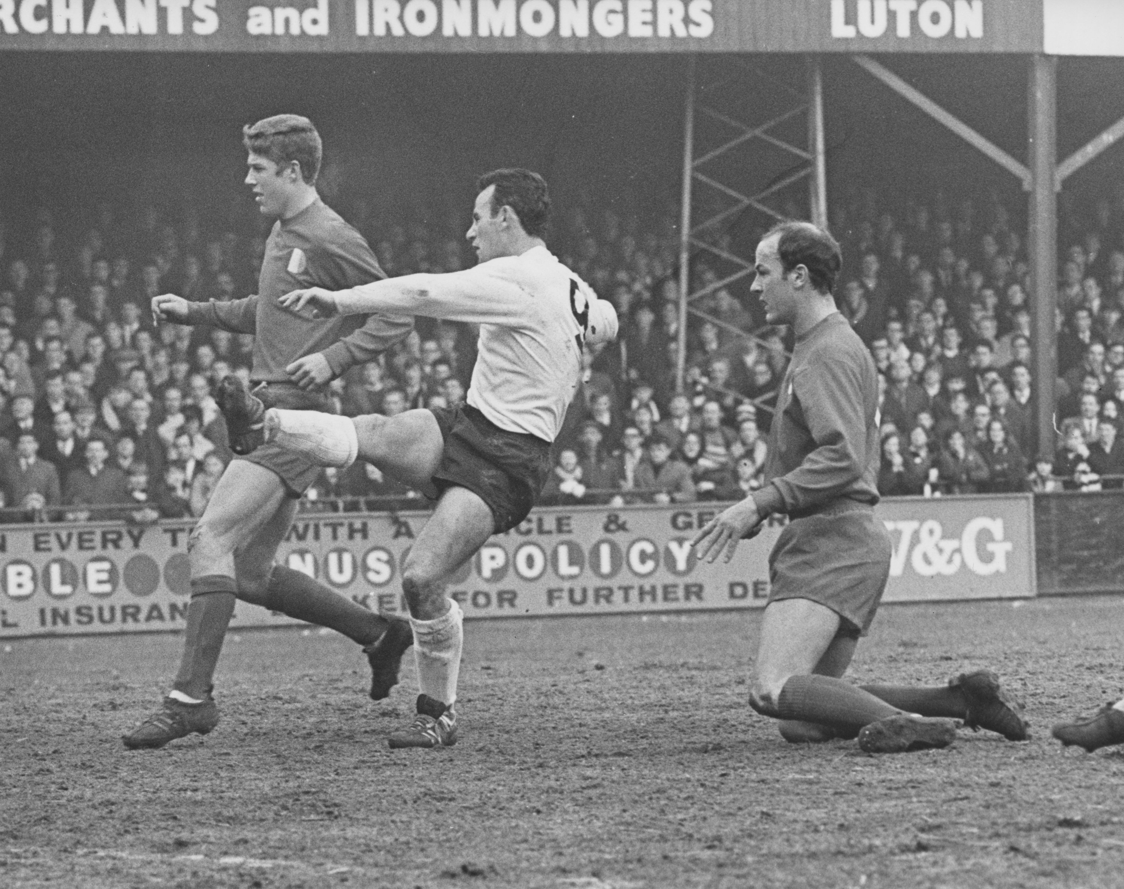 Luton Town FC vs Orient (29th Mar 1969) | Hatters Heritage | A History ...