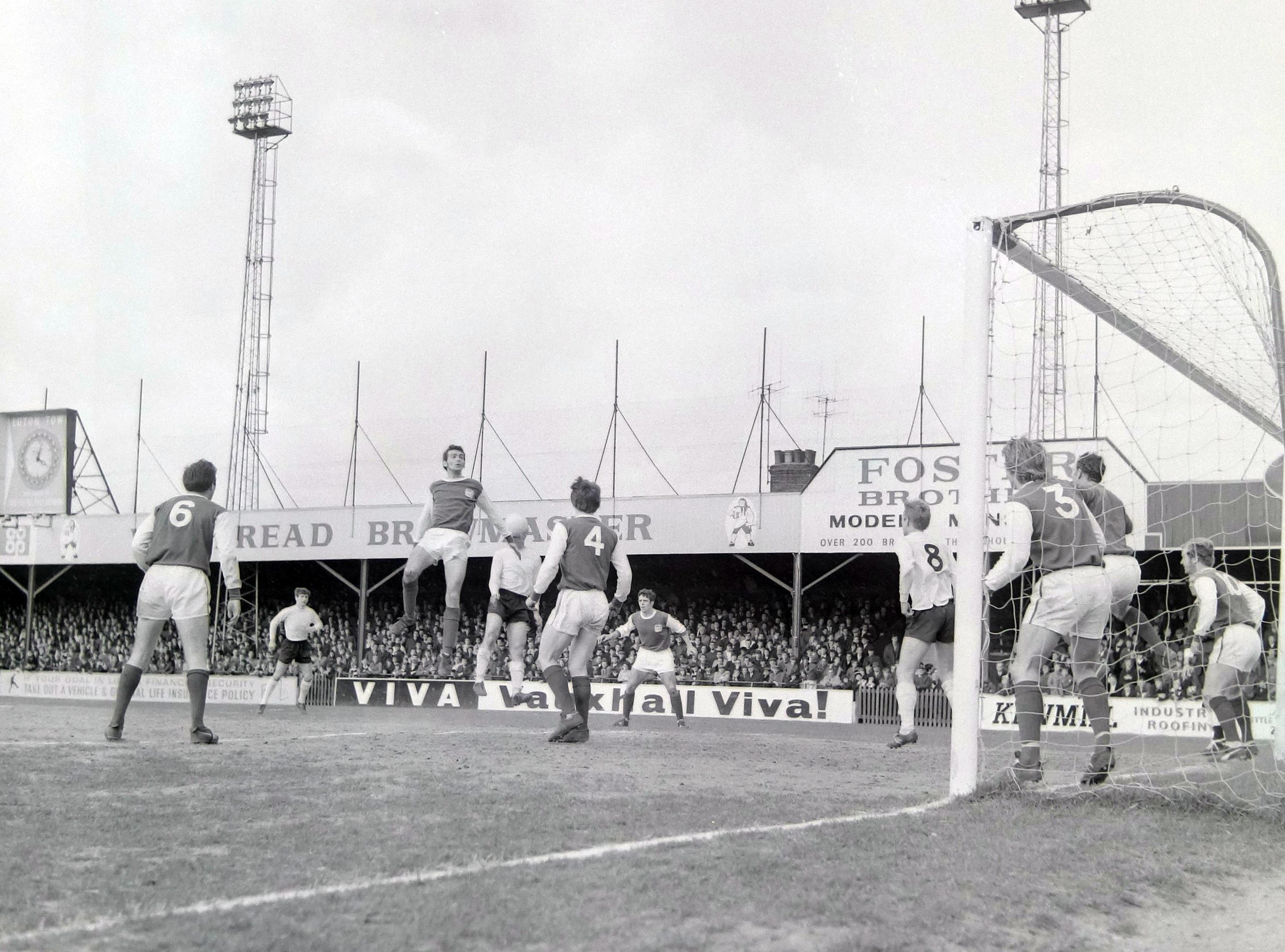 Luton Town FC vs Brighton & Hove Albion (12th Apr 1969) | Hatters ...