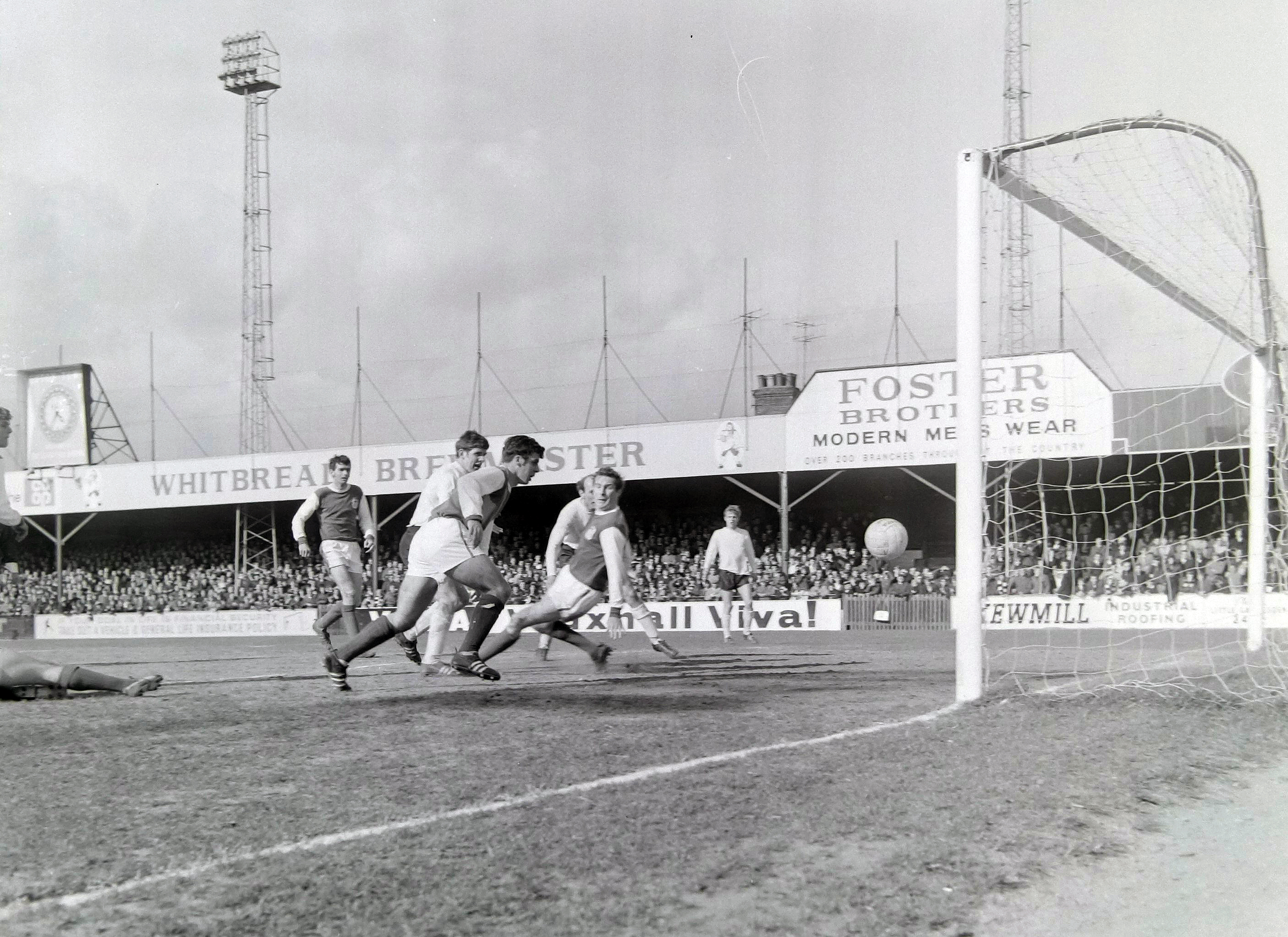 Luton Town FC vs Brighton & Hove Albion (12th Apr 1969) | Hatters ...
