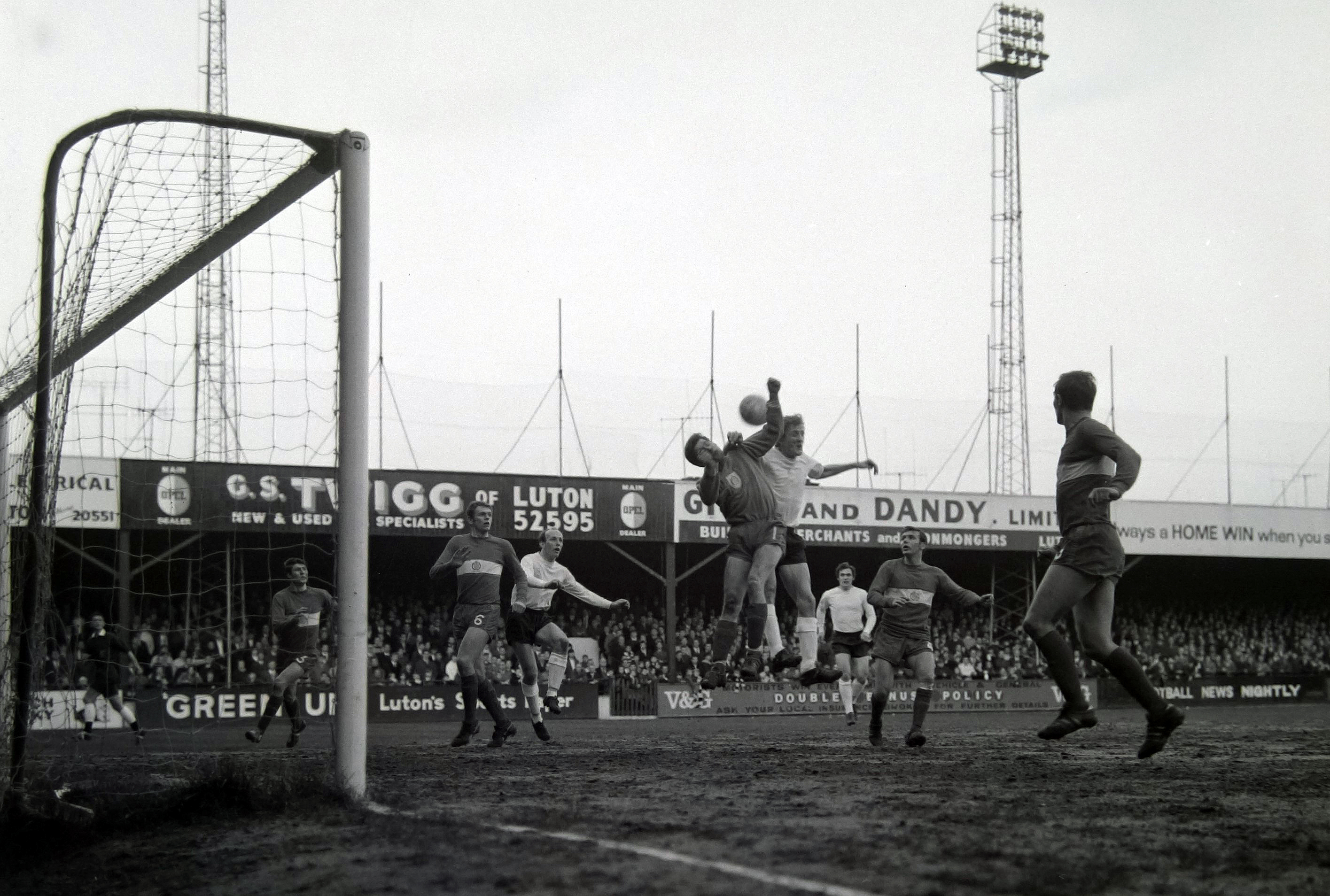 Luton Town FC vs Stockport County (25th Apr 1969) | Hatters Heritage ...
