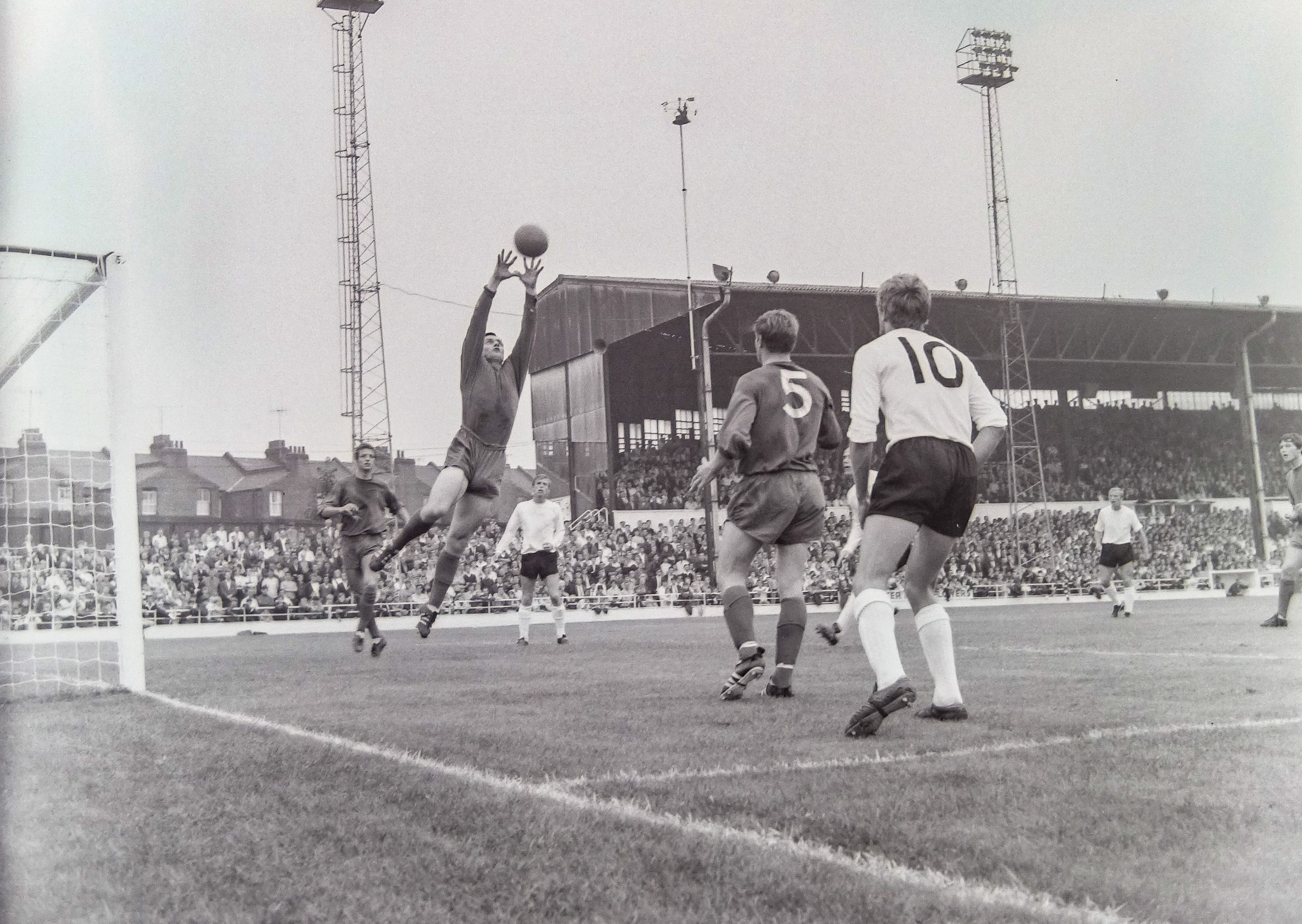 Keith Allen | Hatters Heritage | A History of Luton Town FC
